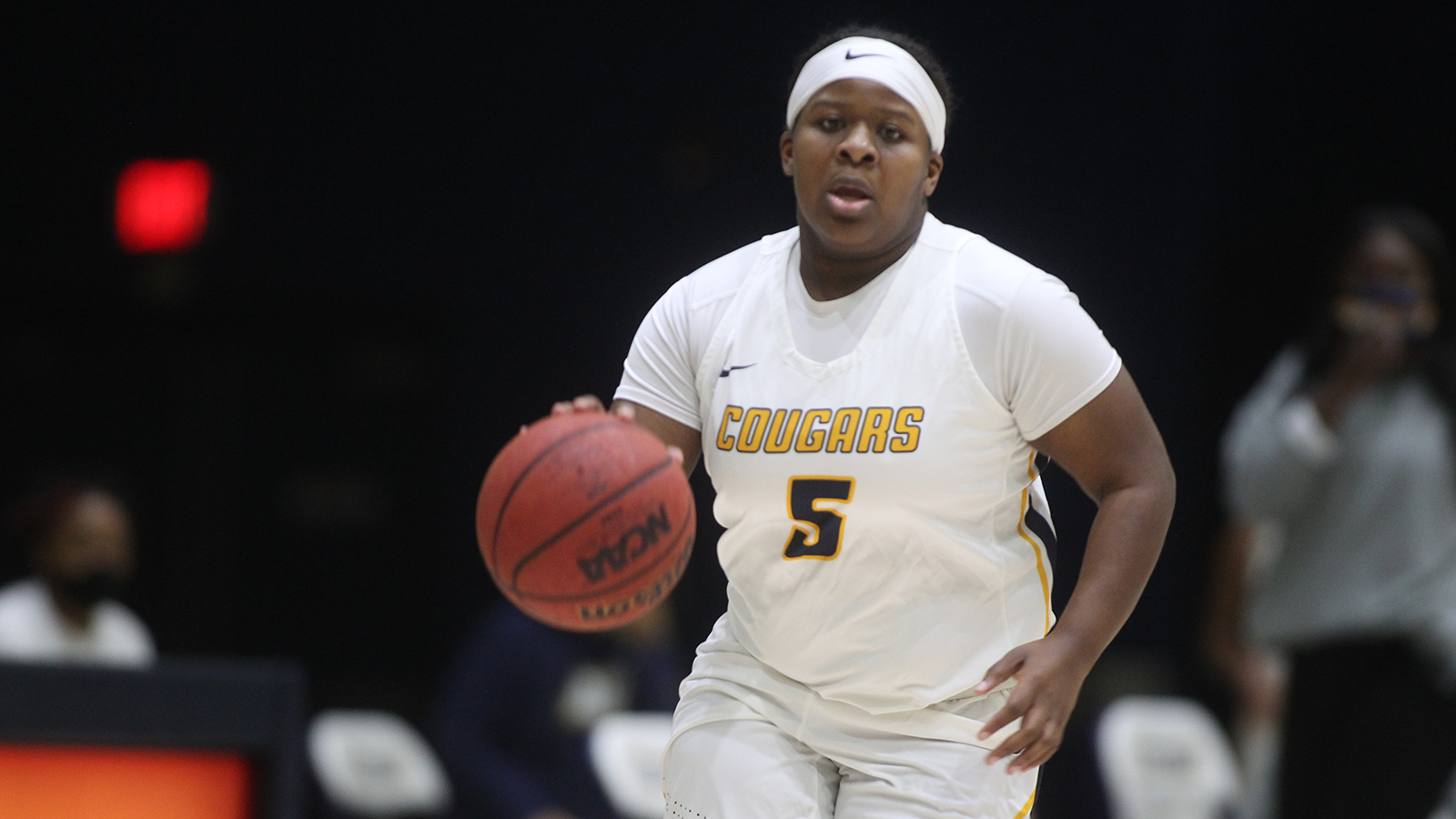 Rana Davis-Robinson - 2021-22 - Women's Basketball - Averett University ...