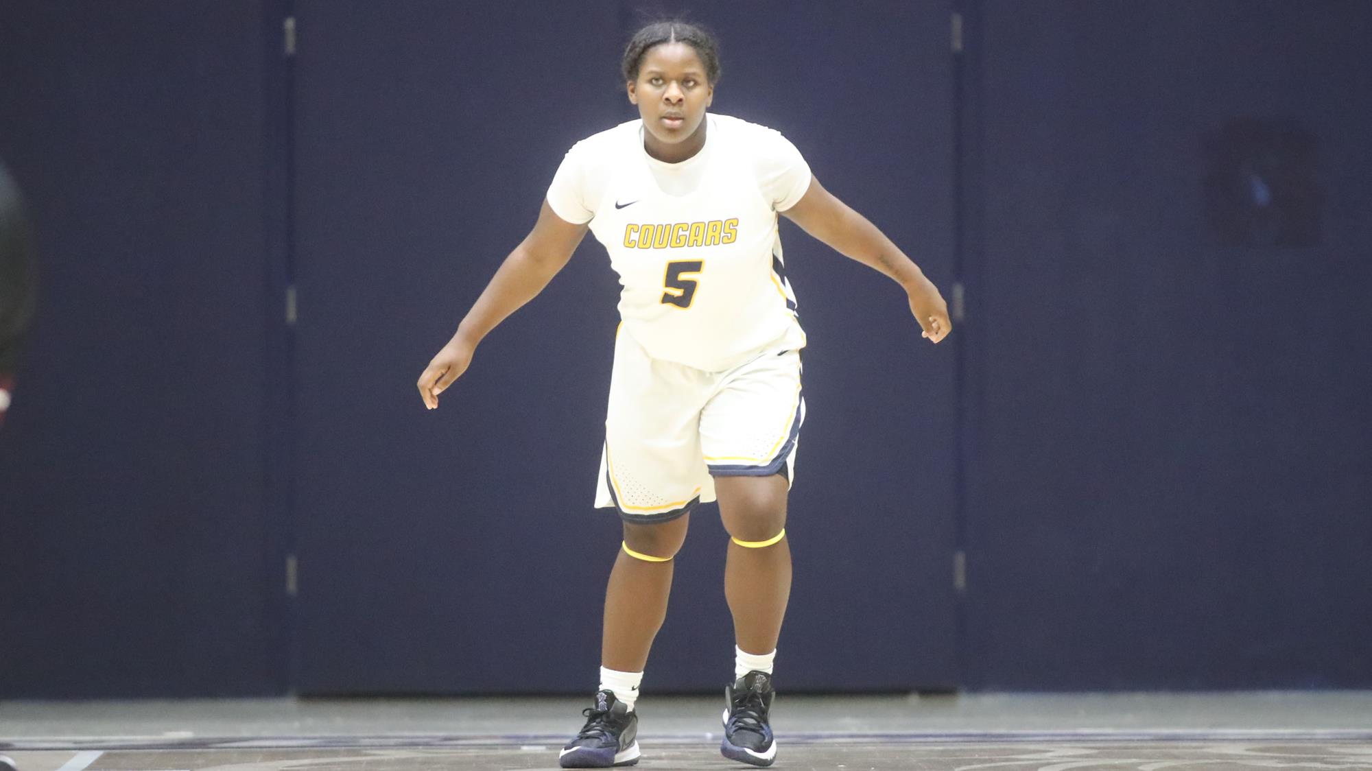Rana Davis-Robinson - 2021-22 - Women's Basketball - Averett University ...