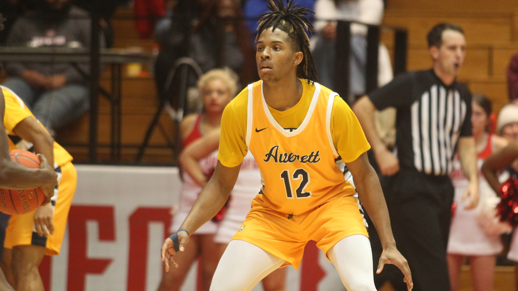 Sellars scores career-high 19 points in men's basketball's narrow loss ...