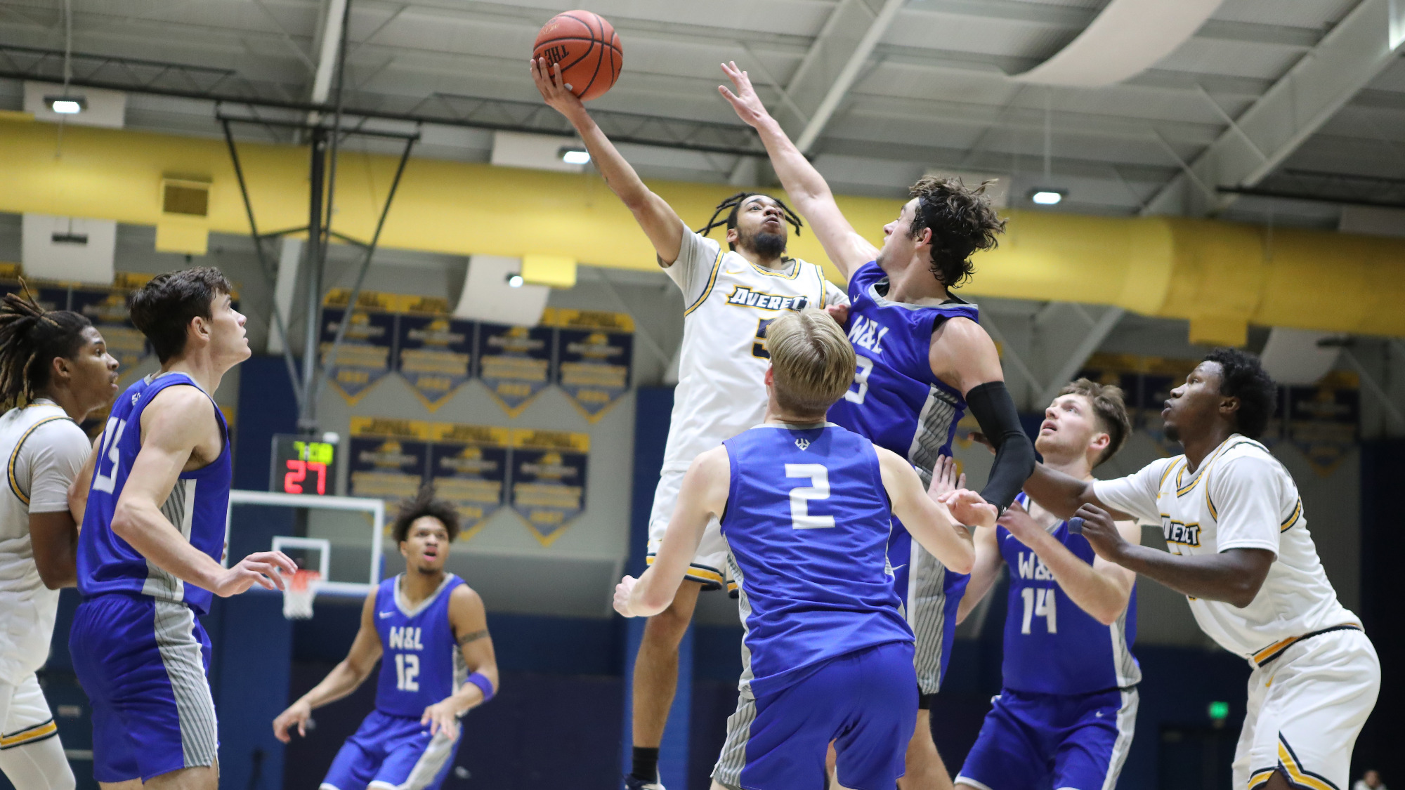 Second-half surge not enough for Cougars in men's basketball loss to ...