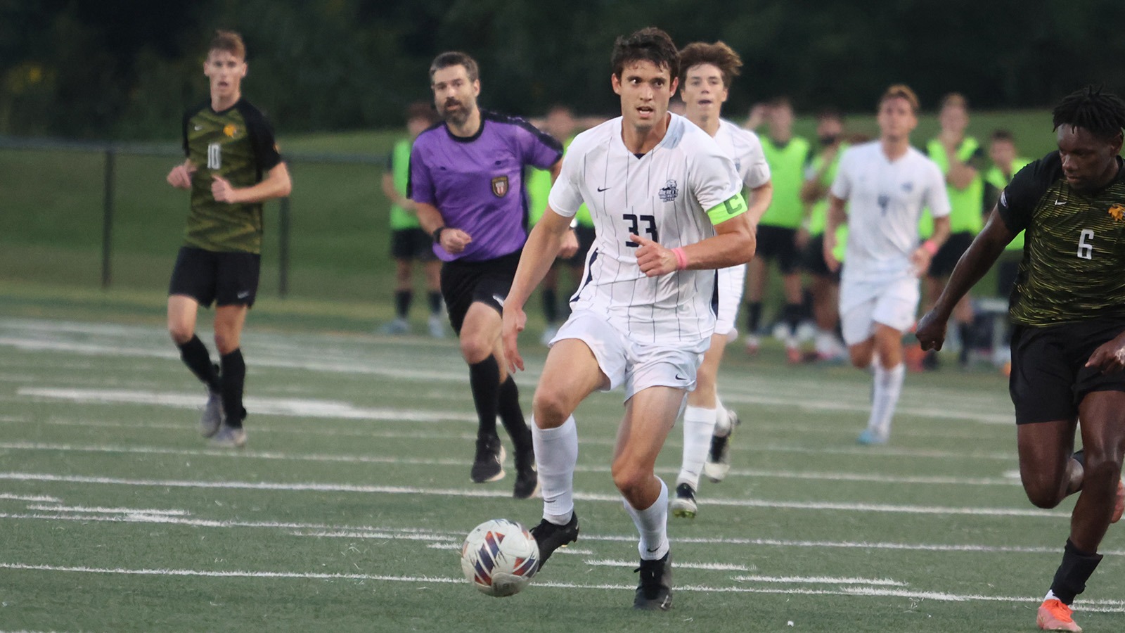 Starr's late penalty kick allows men's soccer finish with draw against ...