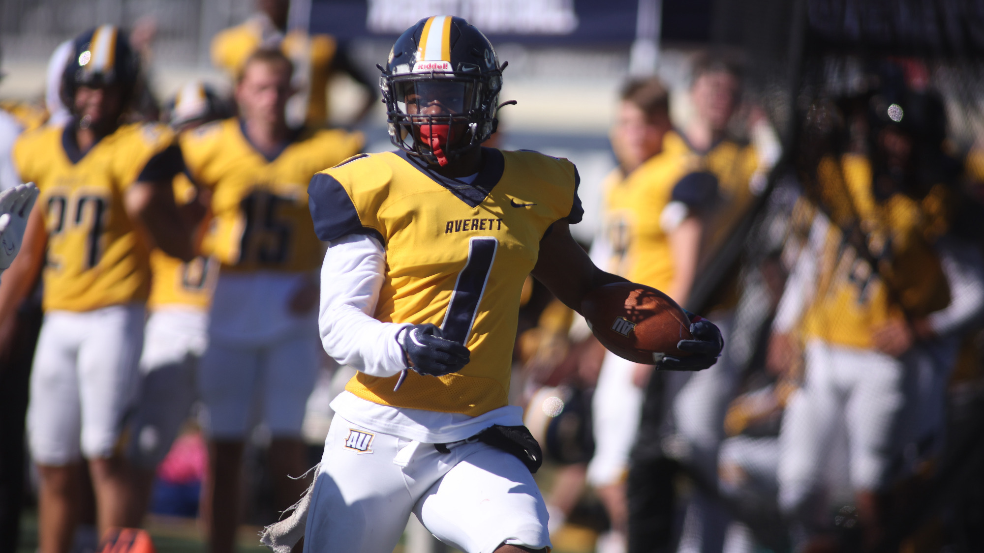 Watlington sets single-season receiving touchdowns record as football ...