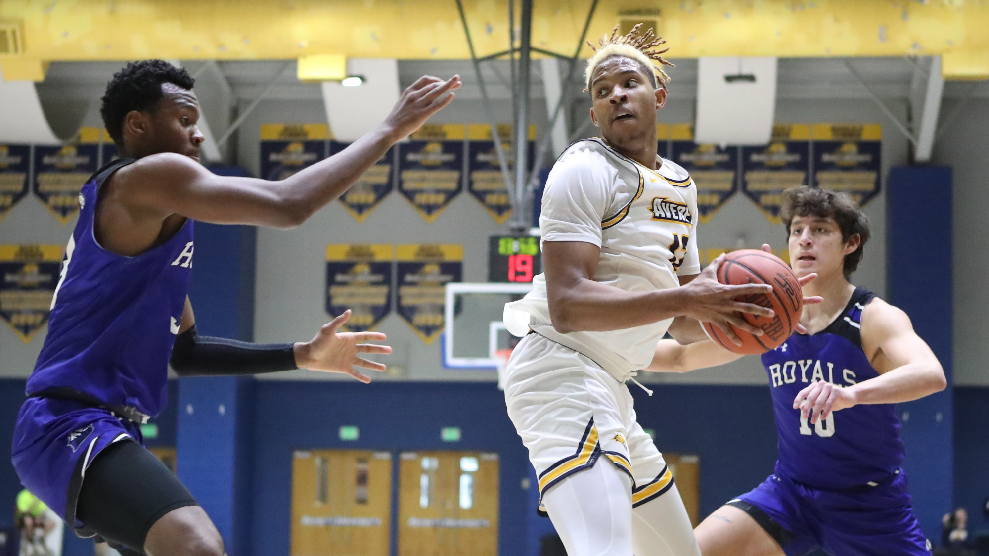 Sellars records double-double in men's basketball loss to Eastern ...