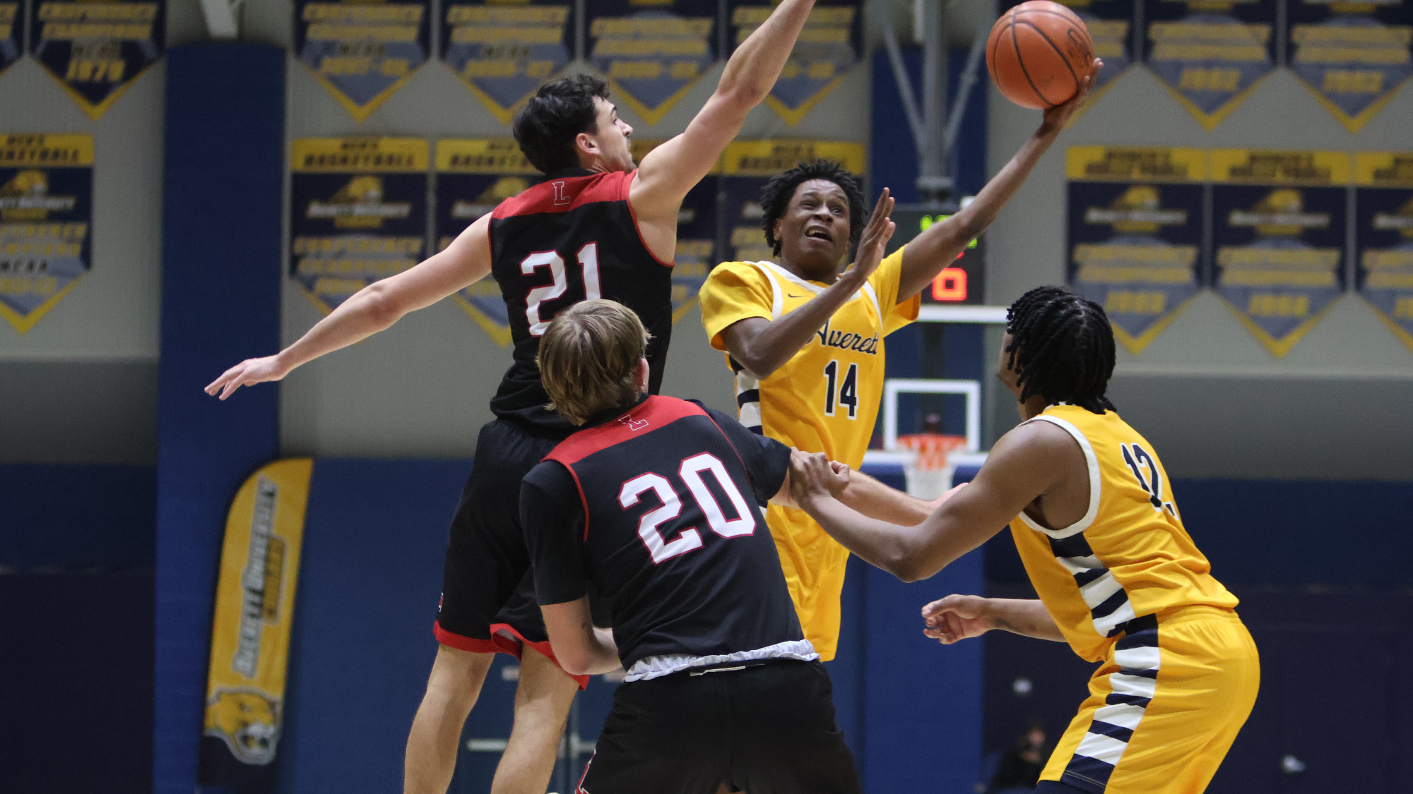 Men's basketball loses heartbreaker in overtime to Lynchburg - Averett ...