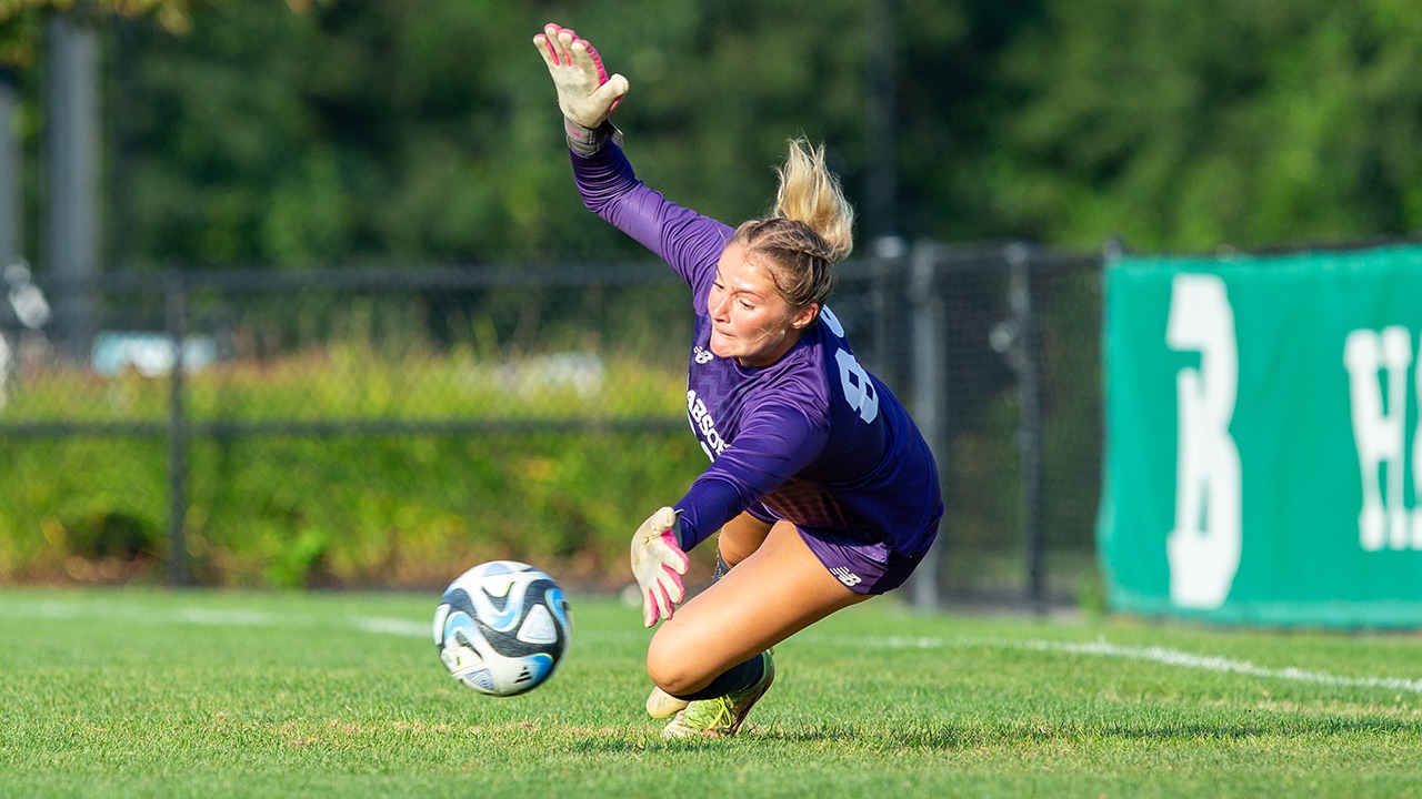Women's Soccer Slips Past Mount Holyoke, 2-1 - Babson College