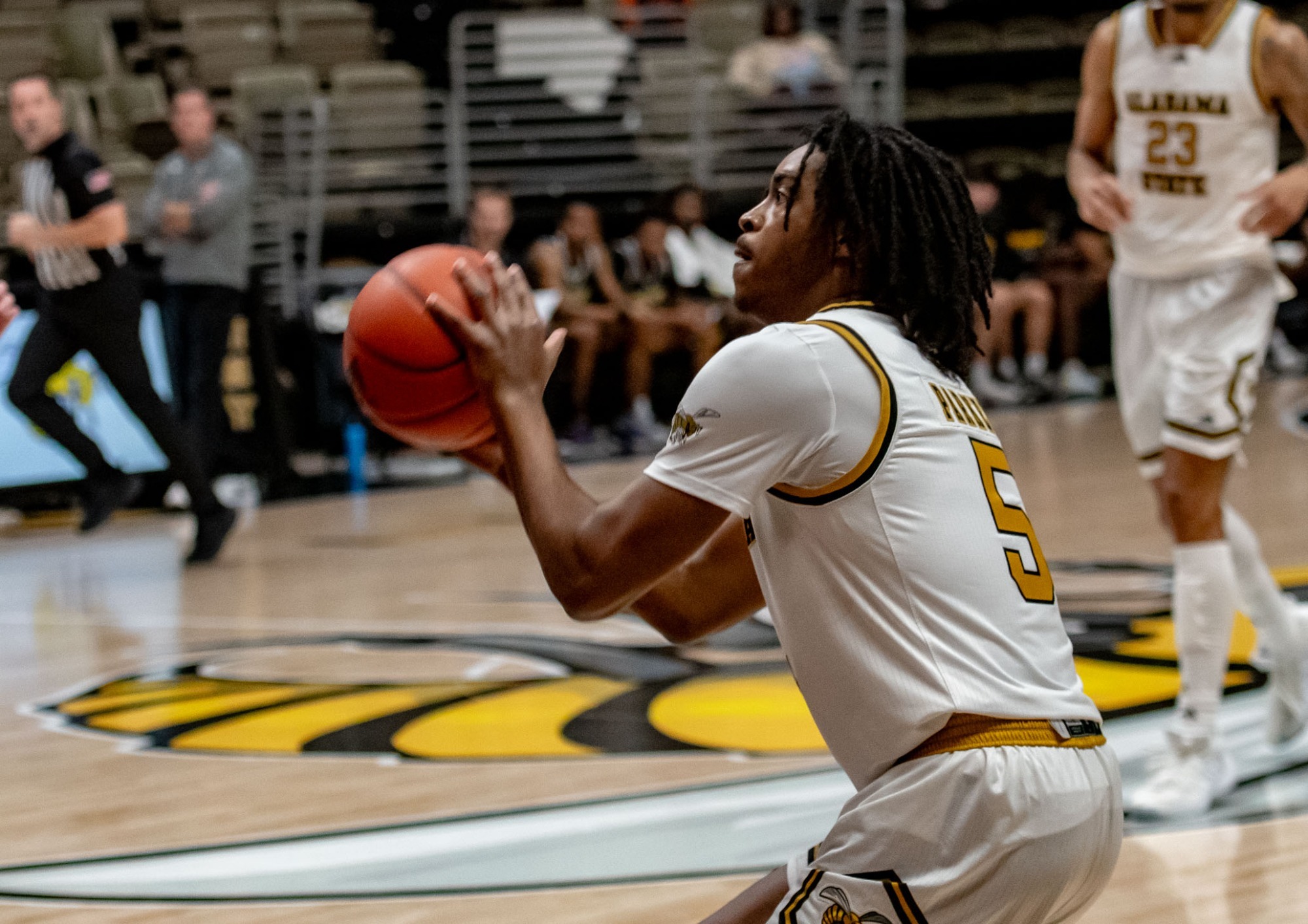 Hornets win third consecutive game, Parker sets career high - Alabama ...