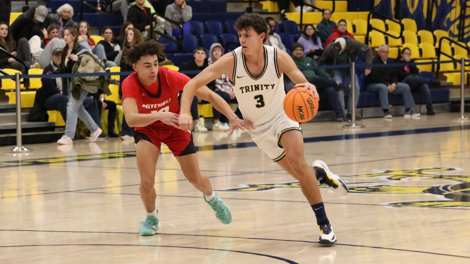 #5 Men's Basketball Downs Amherst, 62-49, On Senior Day - Trinity College
