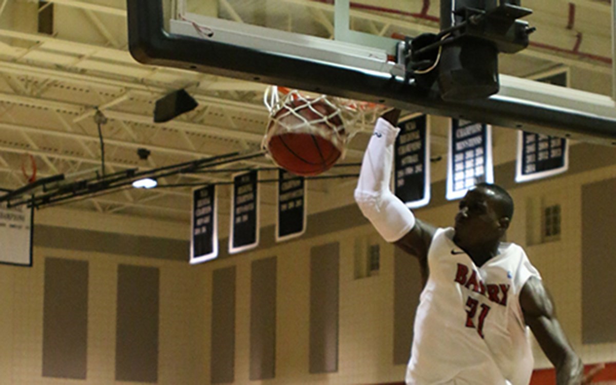Jevoni Robinson - Men's Basketball - Barry University Athletics