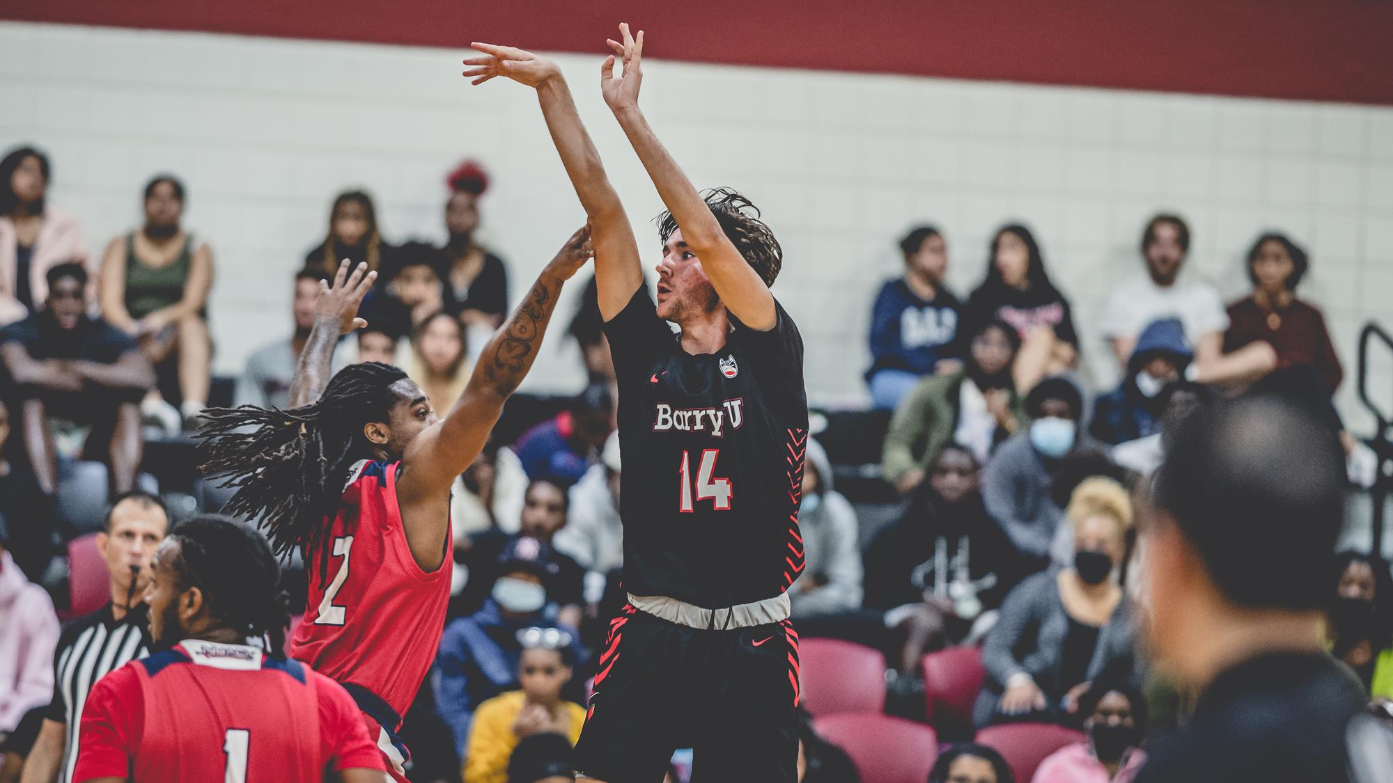 Men's Hoops Runs Through Warriors - Barry University Athletics