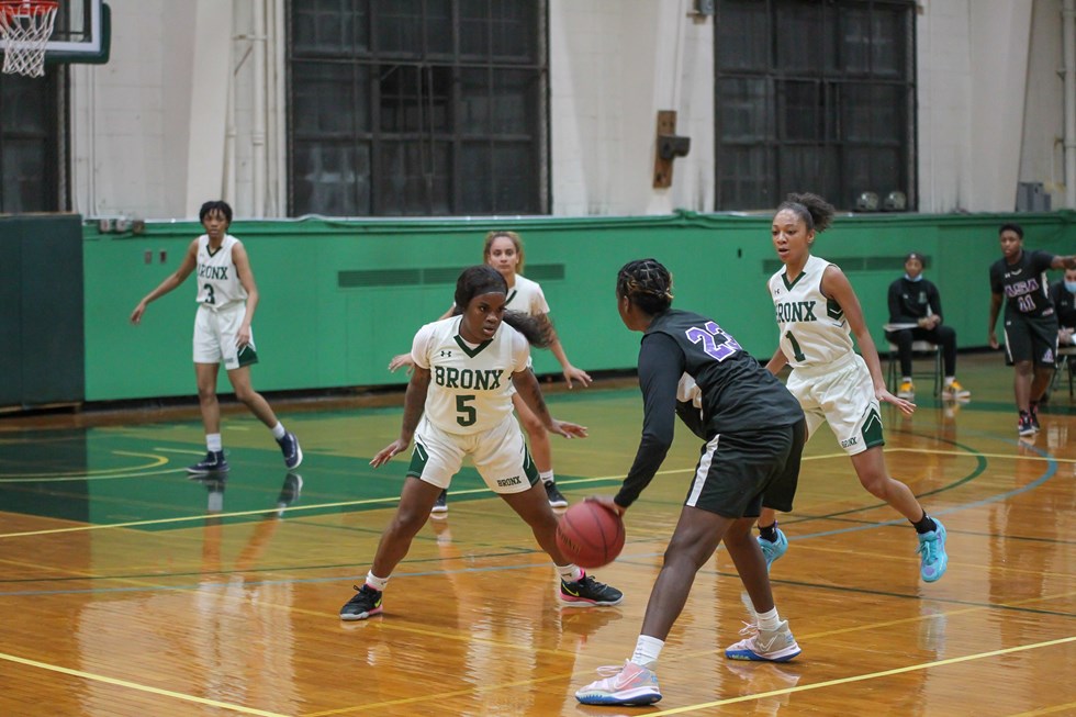 Nyla Harris - Women's Basketball - Bronx Community College Athletics