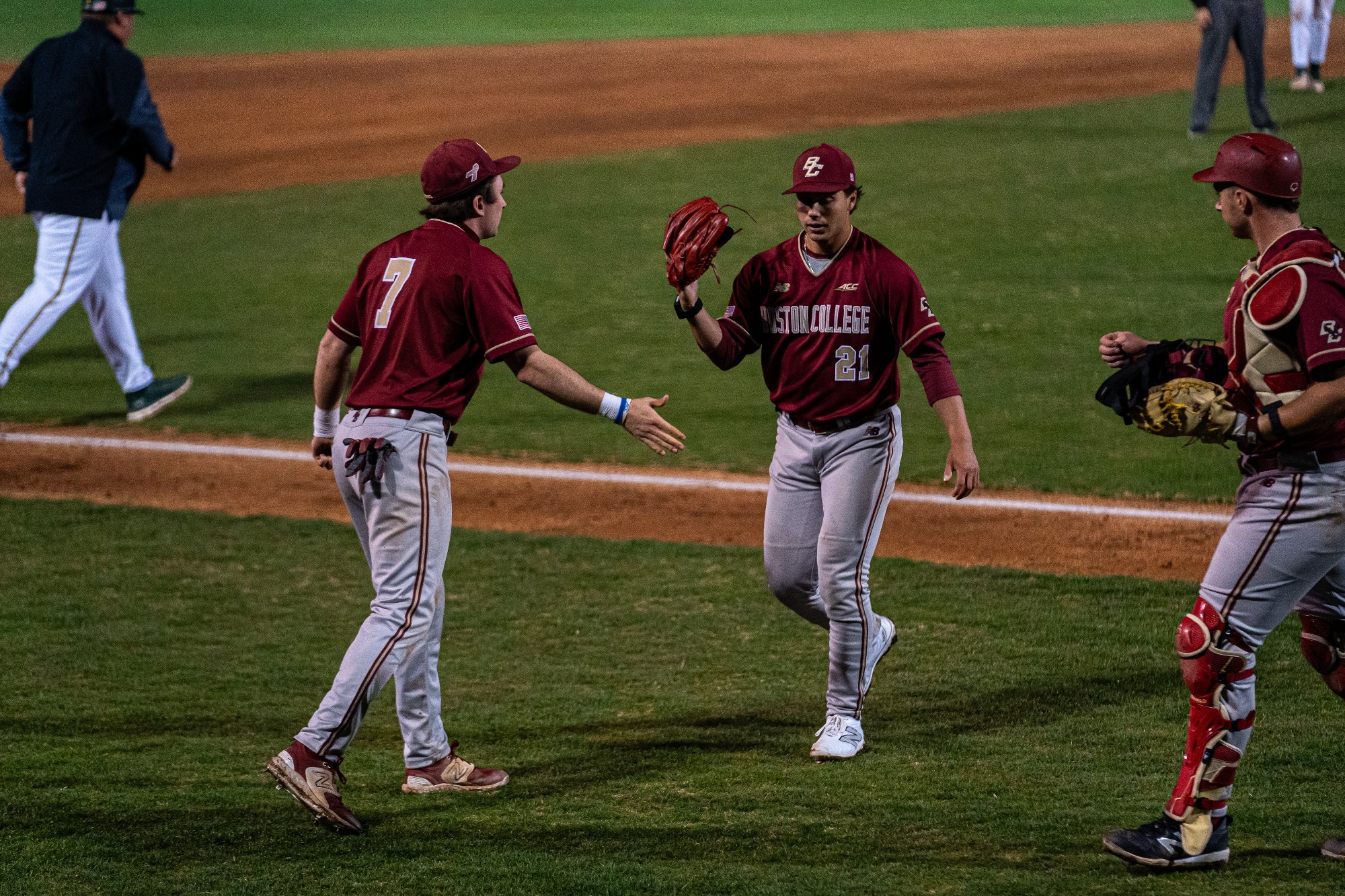 Mudd and Farinelli Dominate in Relief as Eagles Win Their Fourth ...