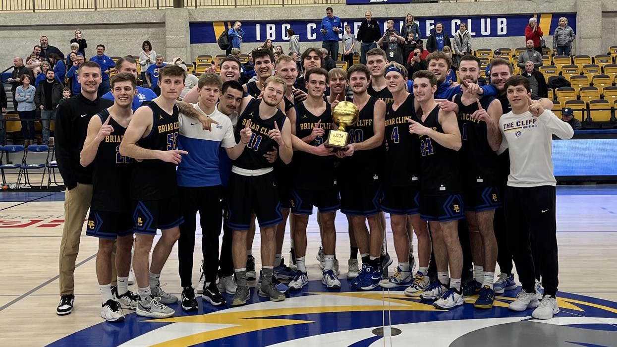 #22 Chargers earn share of GPAC title, down RV Jamestown 78-64 on ...