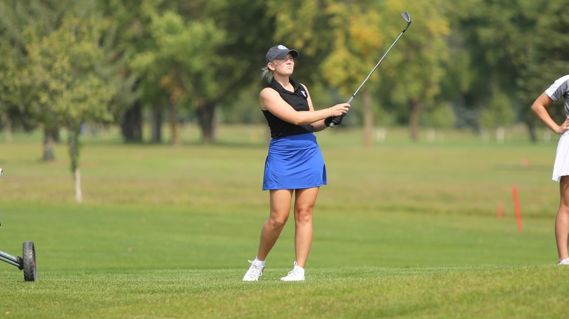 Bergmo paces the field, Chargers in third at Lila Frommelt Classic ...