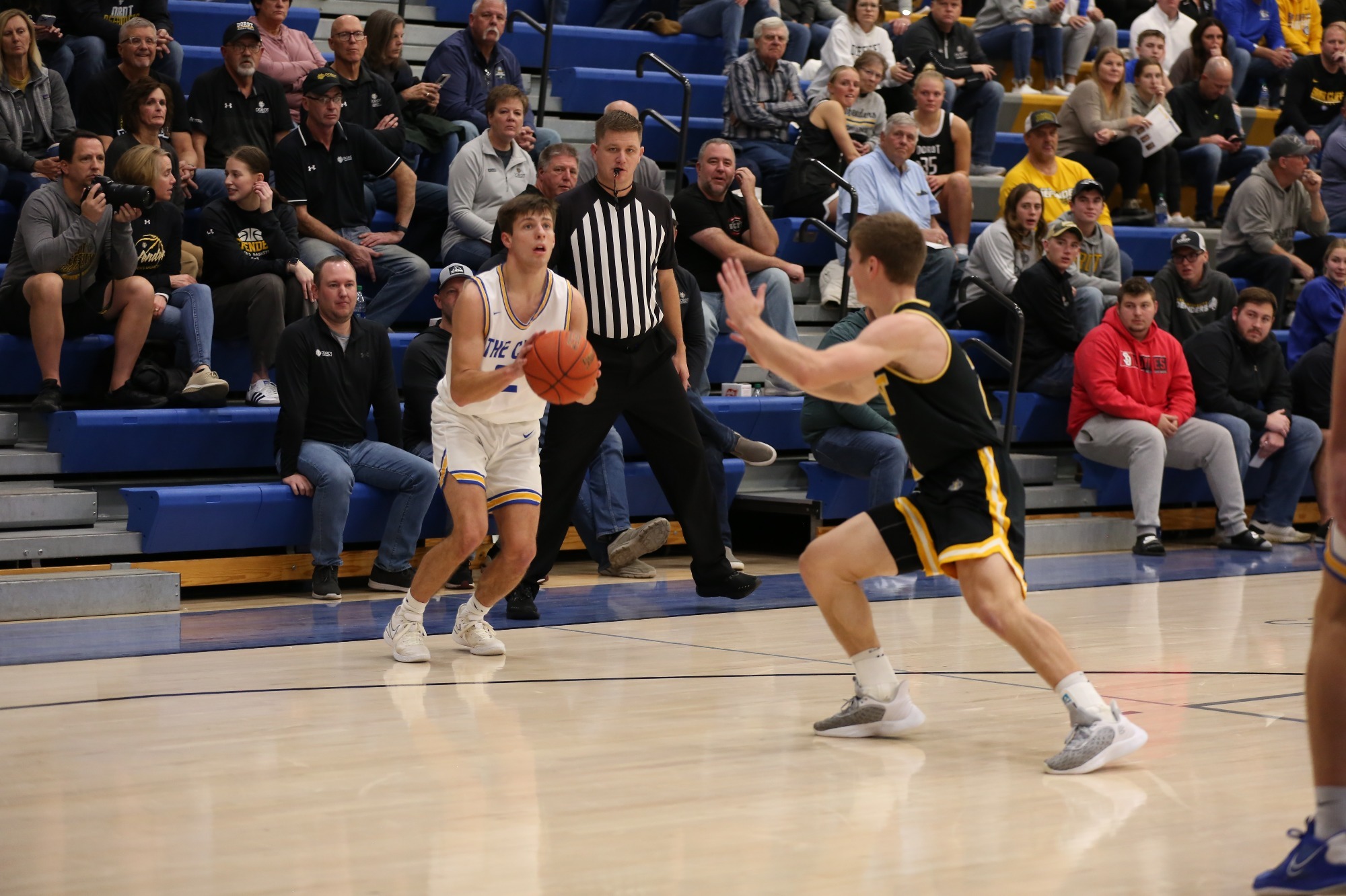 CHARGERS FALL TO DORDT - Briar Cliff University