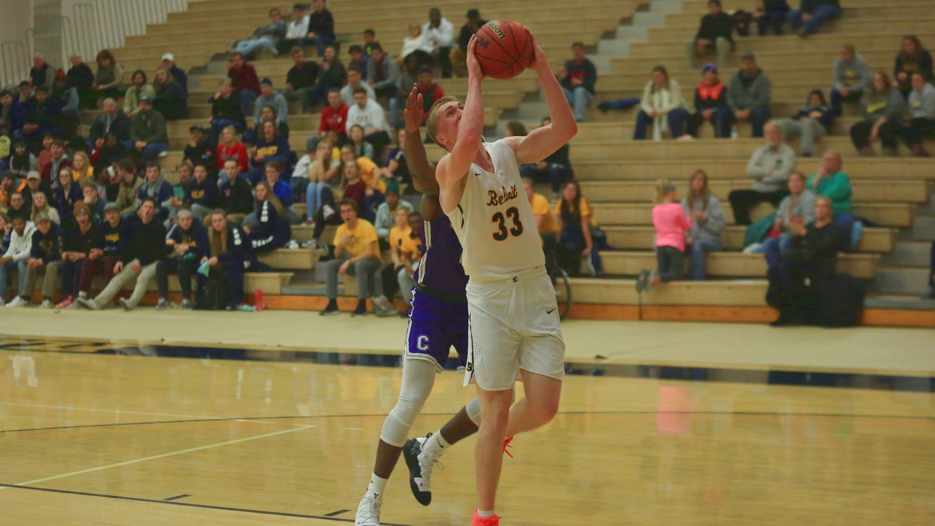 Walter's Double-Double Not Enough as Bucs Fall to Warriors - Beloit College