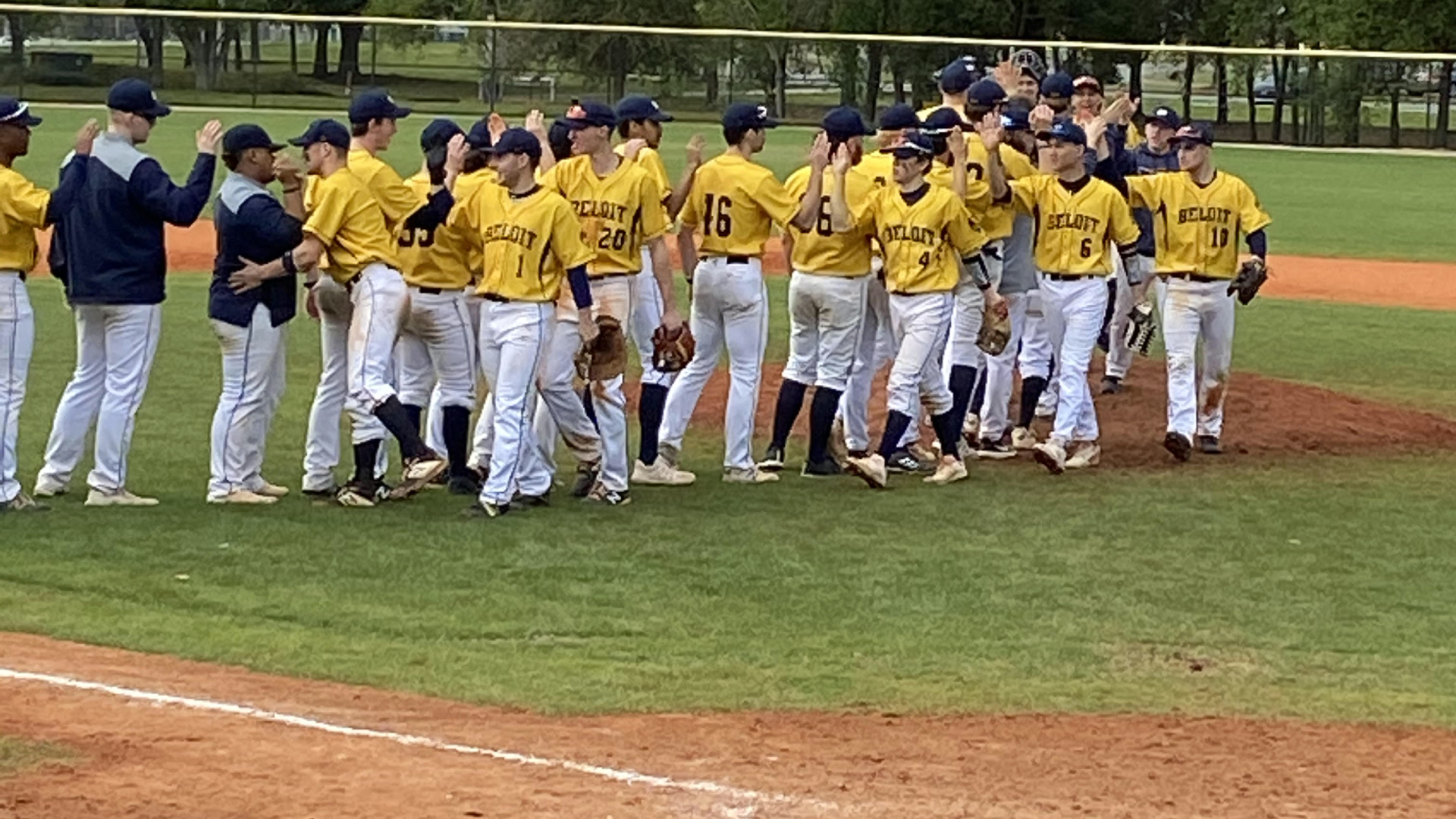 Parnell Tosses Gem as Bucs Blank Titans - Beloit College