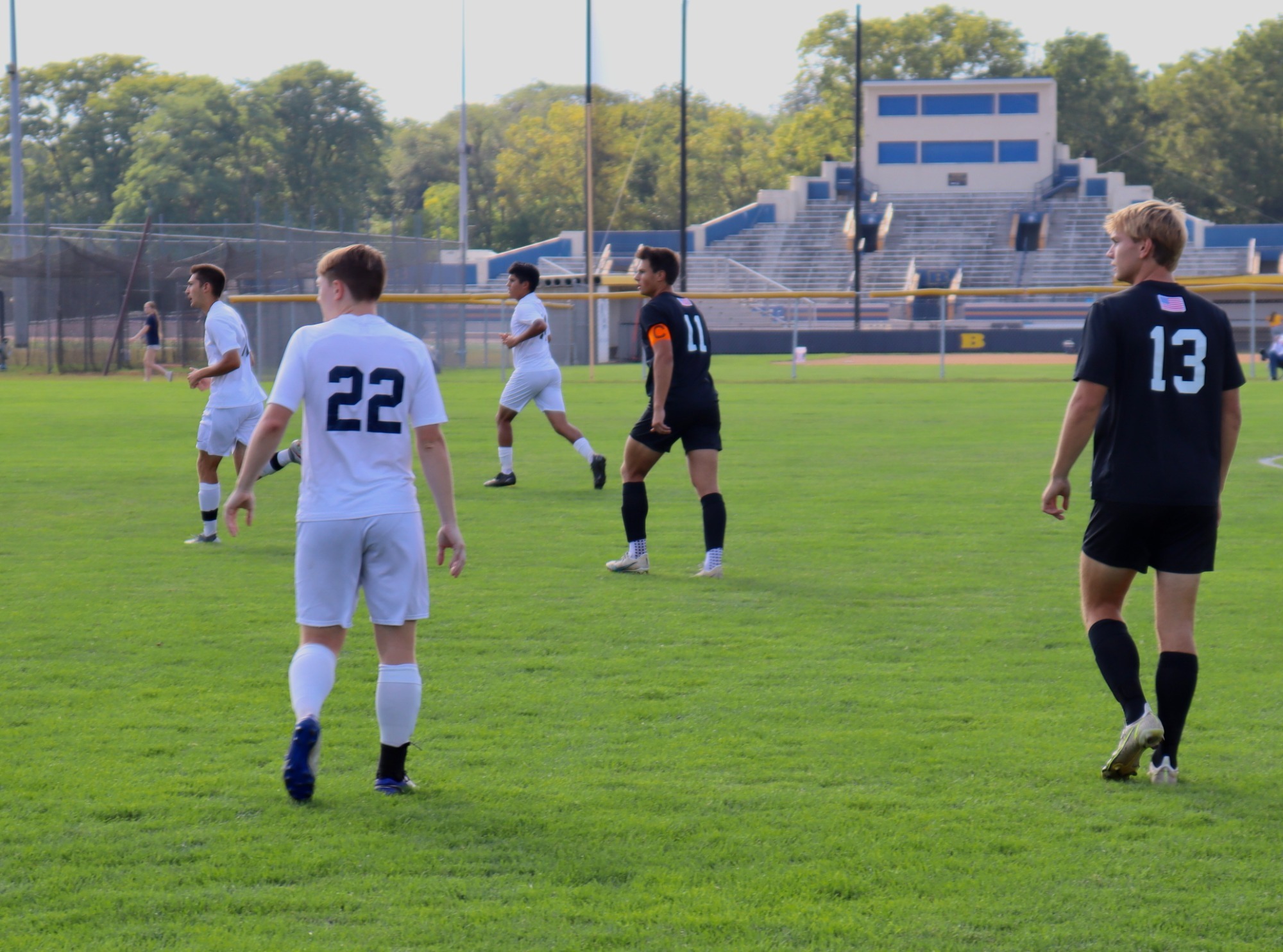 Early Goals Lift Bucs Over Pioneers - Beloit College