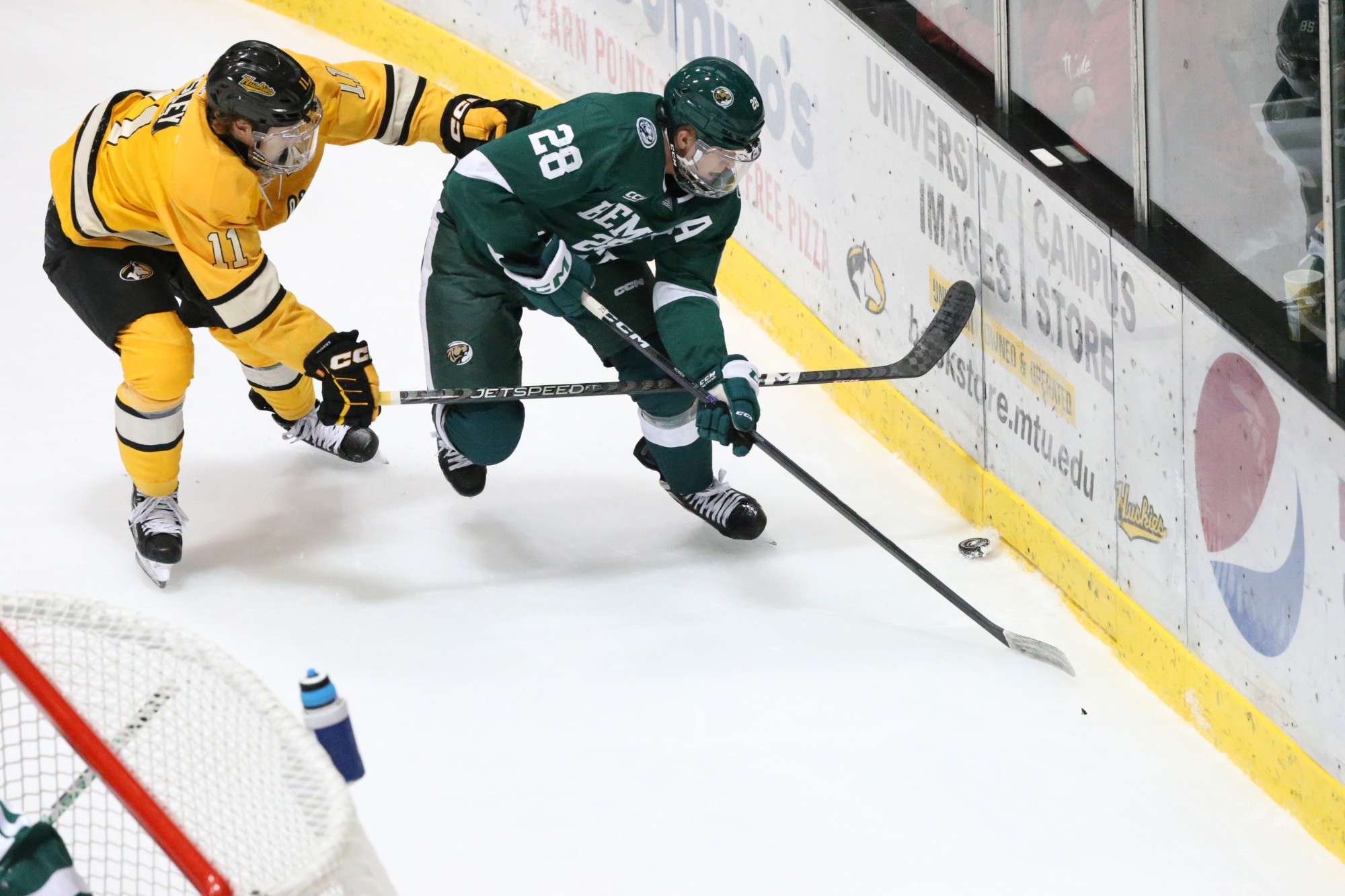 (RV) Beavers score four goals in the third to comeback from 2-1 deficit ...