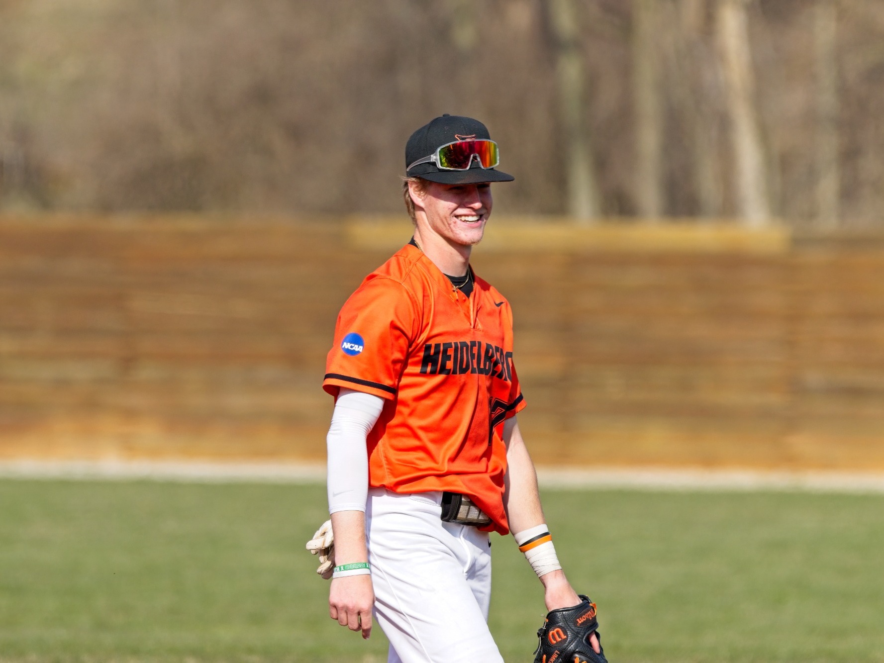 Baseball splits doubleheader - Heidelberg University