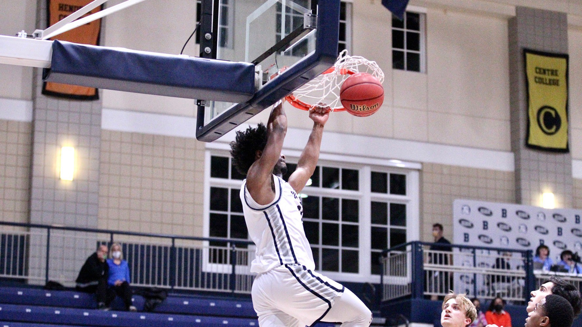Berry Runs to Seventh-Straight Victory - Berry College