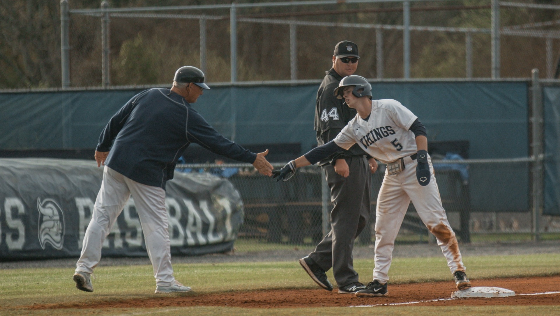 Baseball Earns 20th Win This Season with Defeat of Hendrix - Berry College