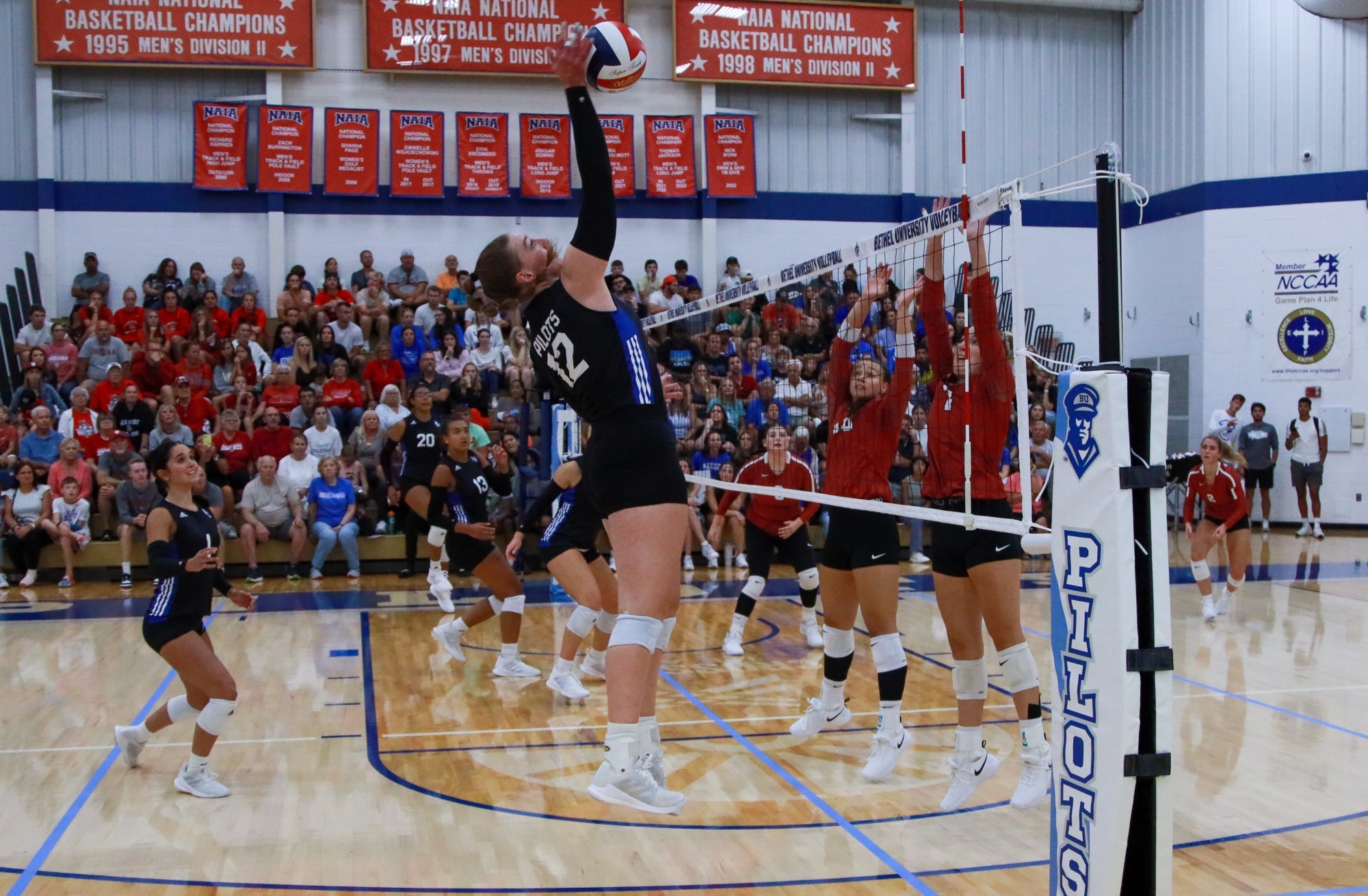 Women's Volleyball continues historic season with 3-1 win over IUSB ...