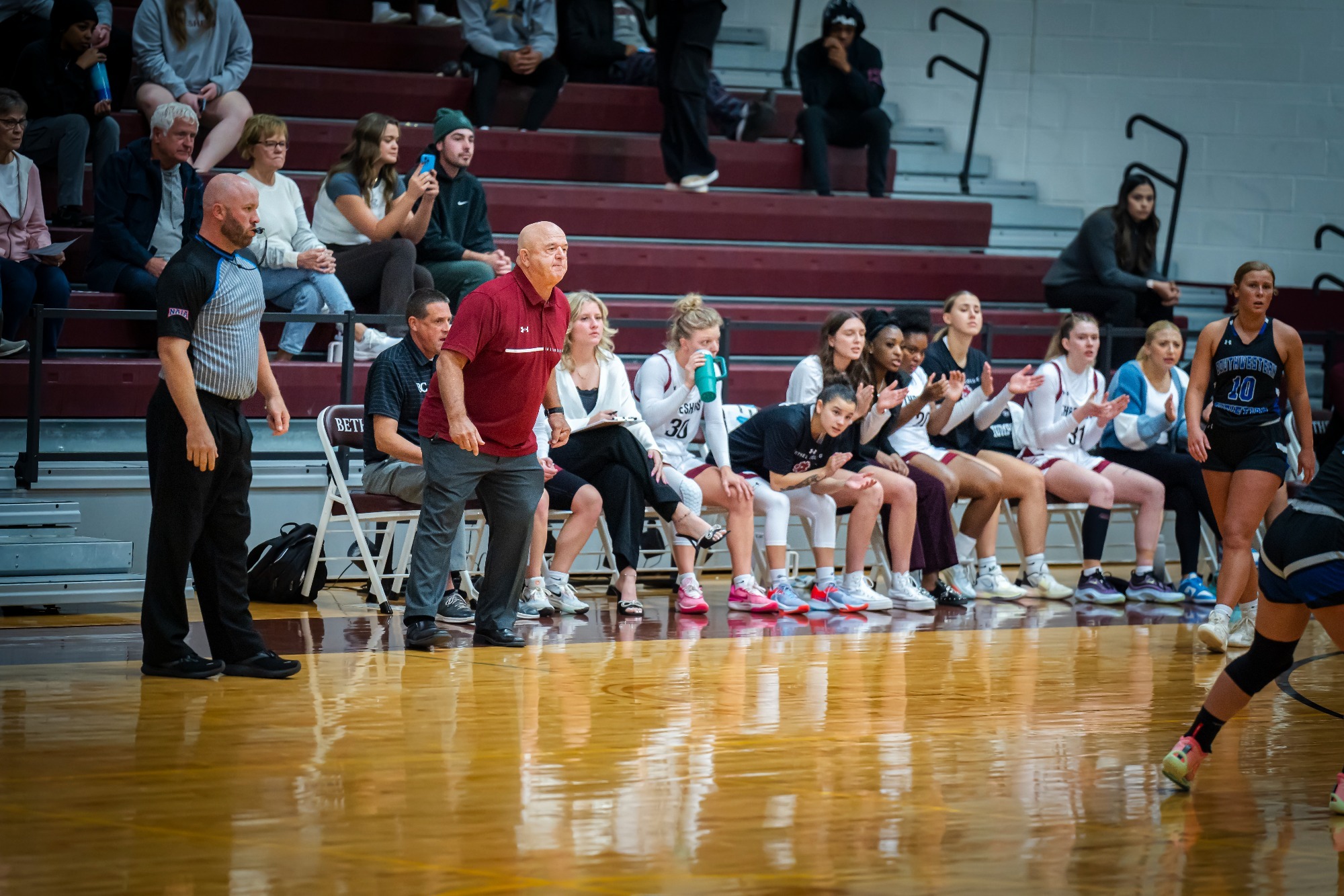 Five Threshers score in double-figures as Women's Basketball defeats ...
