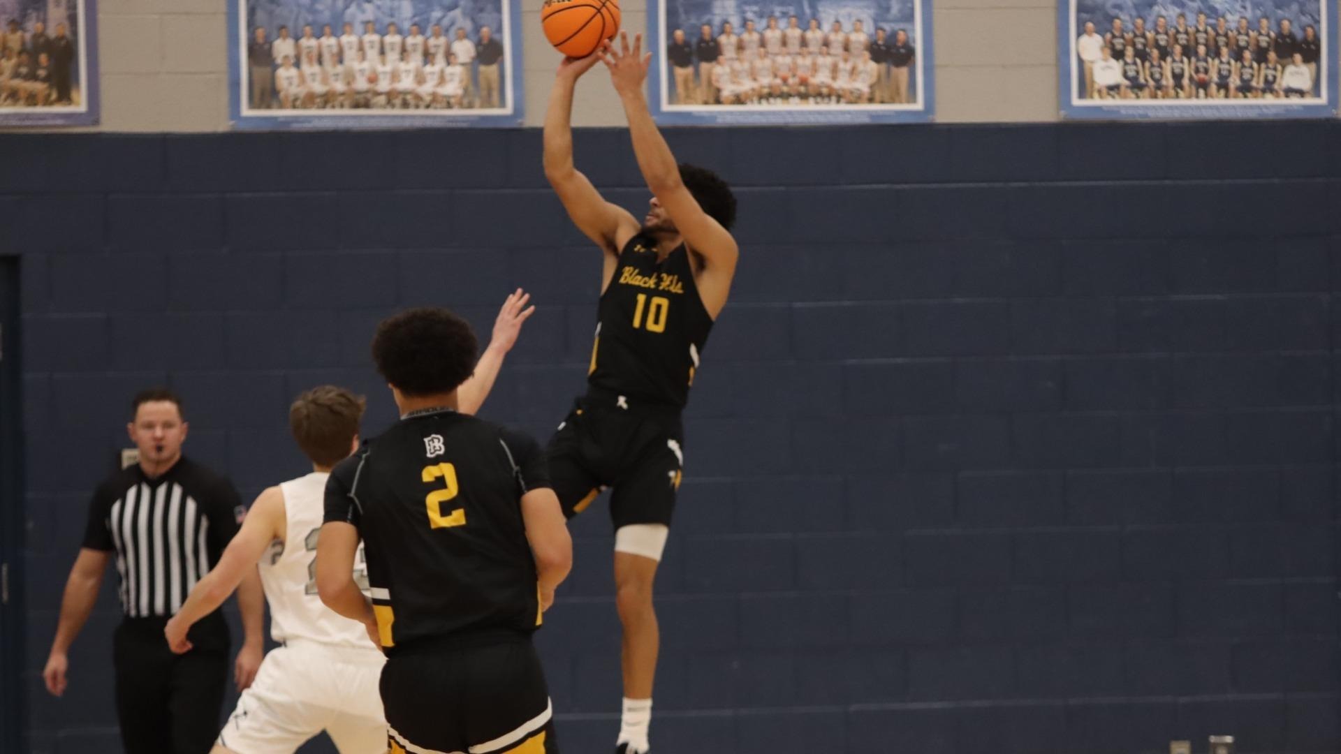 Yellow Jackets Outlast No. 8/10 Orediggers in Overtime Thriller - Black ...