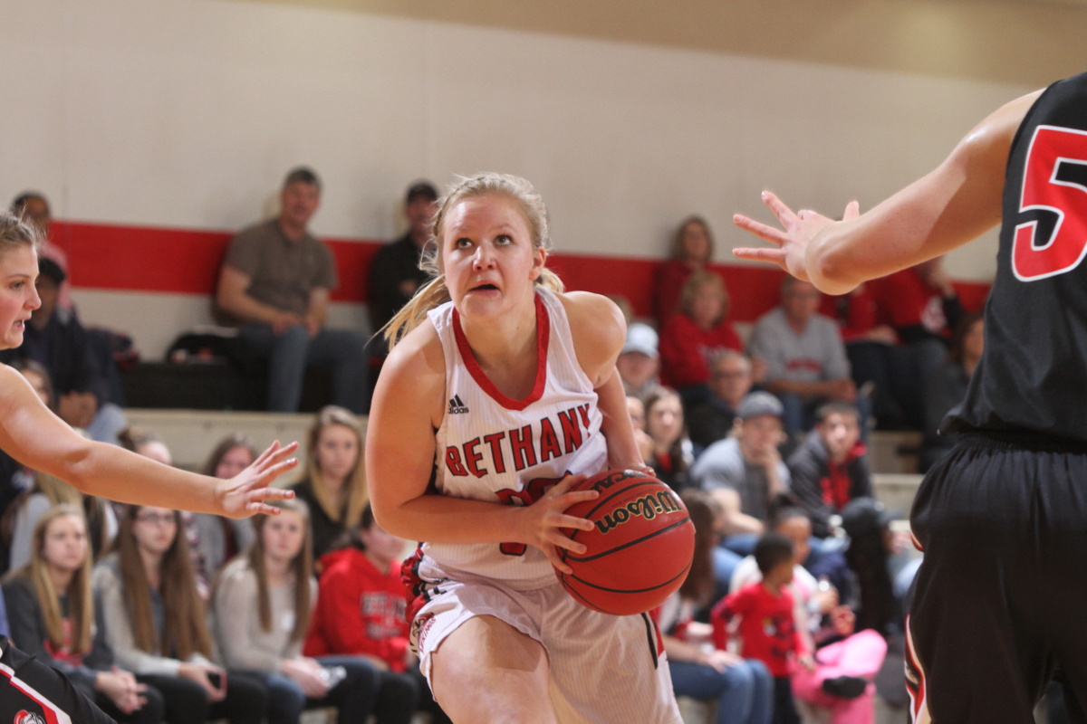 Alli Carlson - Women's Basketball - Bethany Lutheran College Athletics