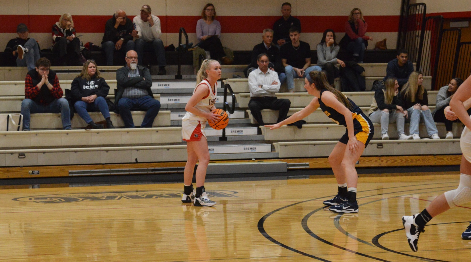 Women's Basketball Takes Down Knights - Bethany Lutheran College Athletics