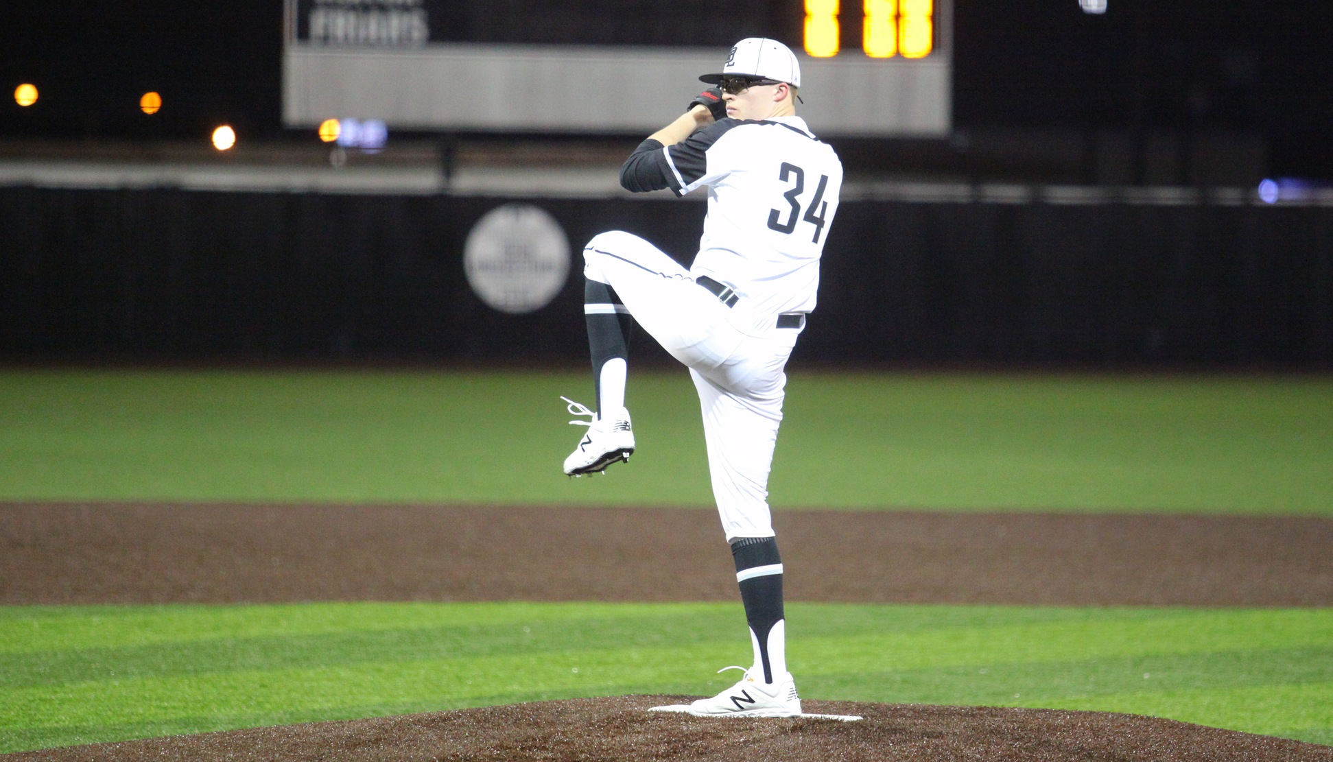 Friars explode in second inning, even series with Dunne - Bishop Lynch Athletics