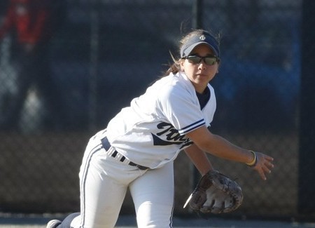 Nina Lindberg - Softball - Ithaca College Athletics