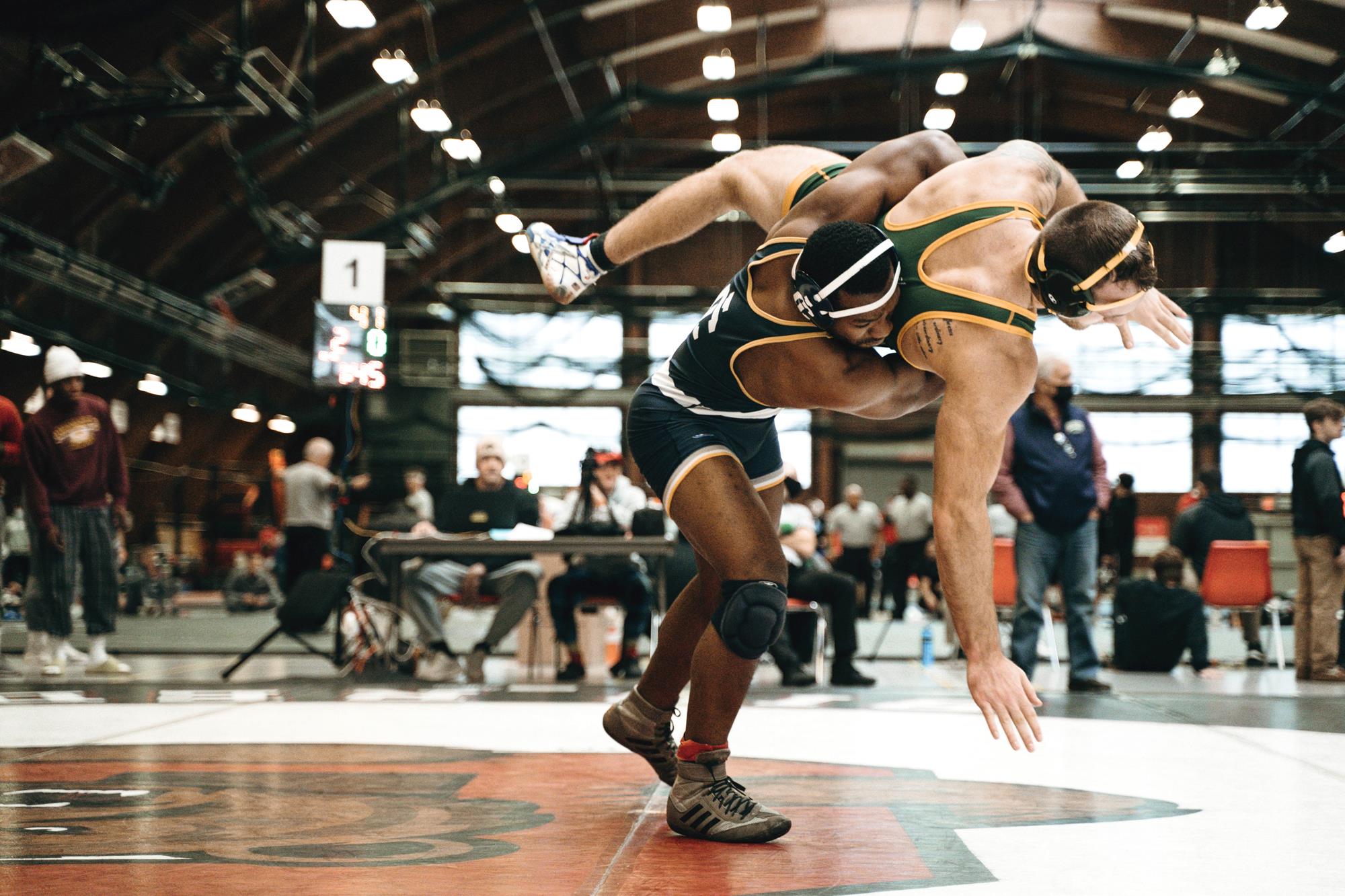 Eze Chukwuezi - Wrestling - Ithaca College Athletics