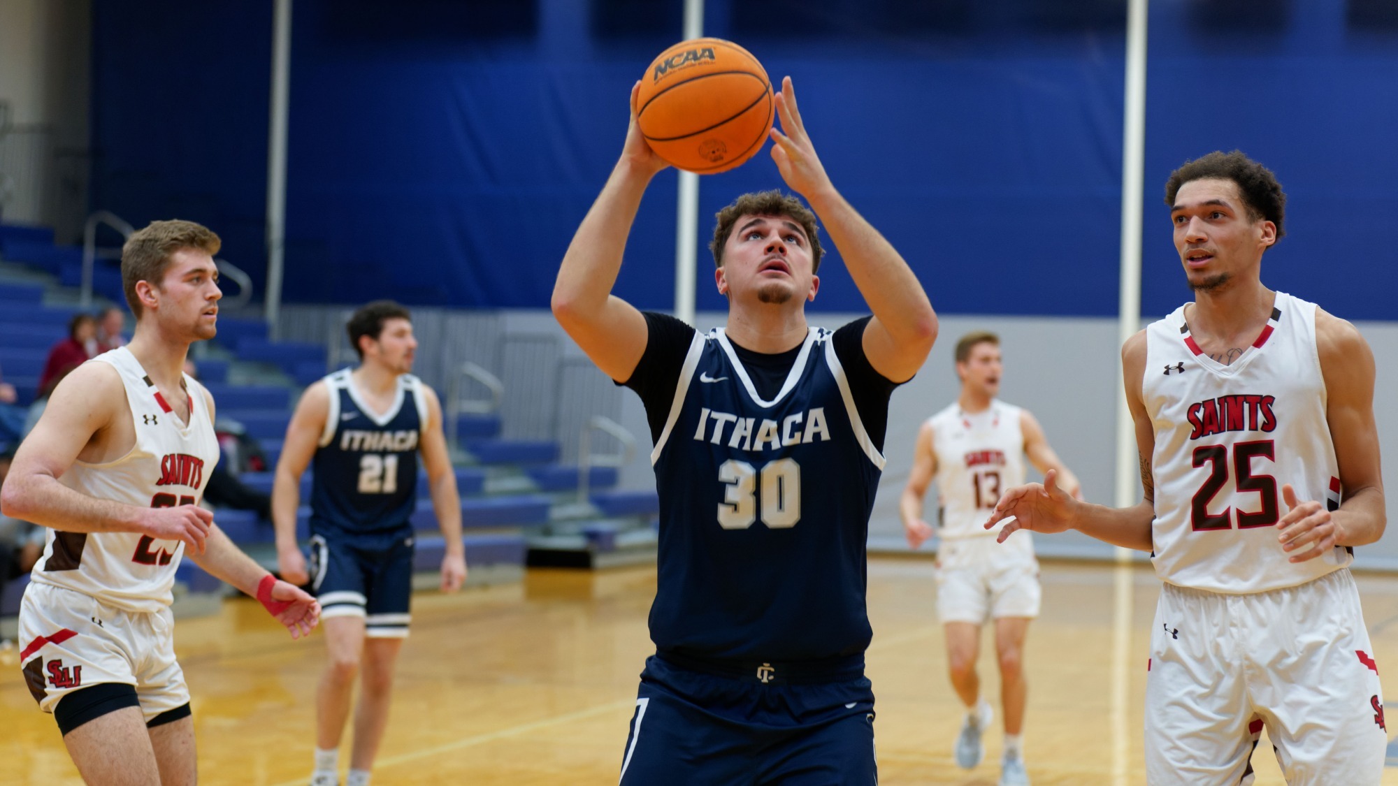 Men’s Basketball Hangs On at Union, 80-71 - Ithaca College Athletics
