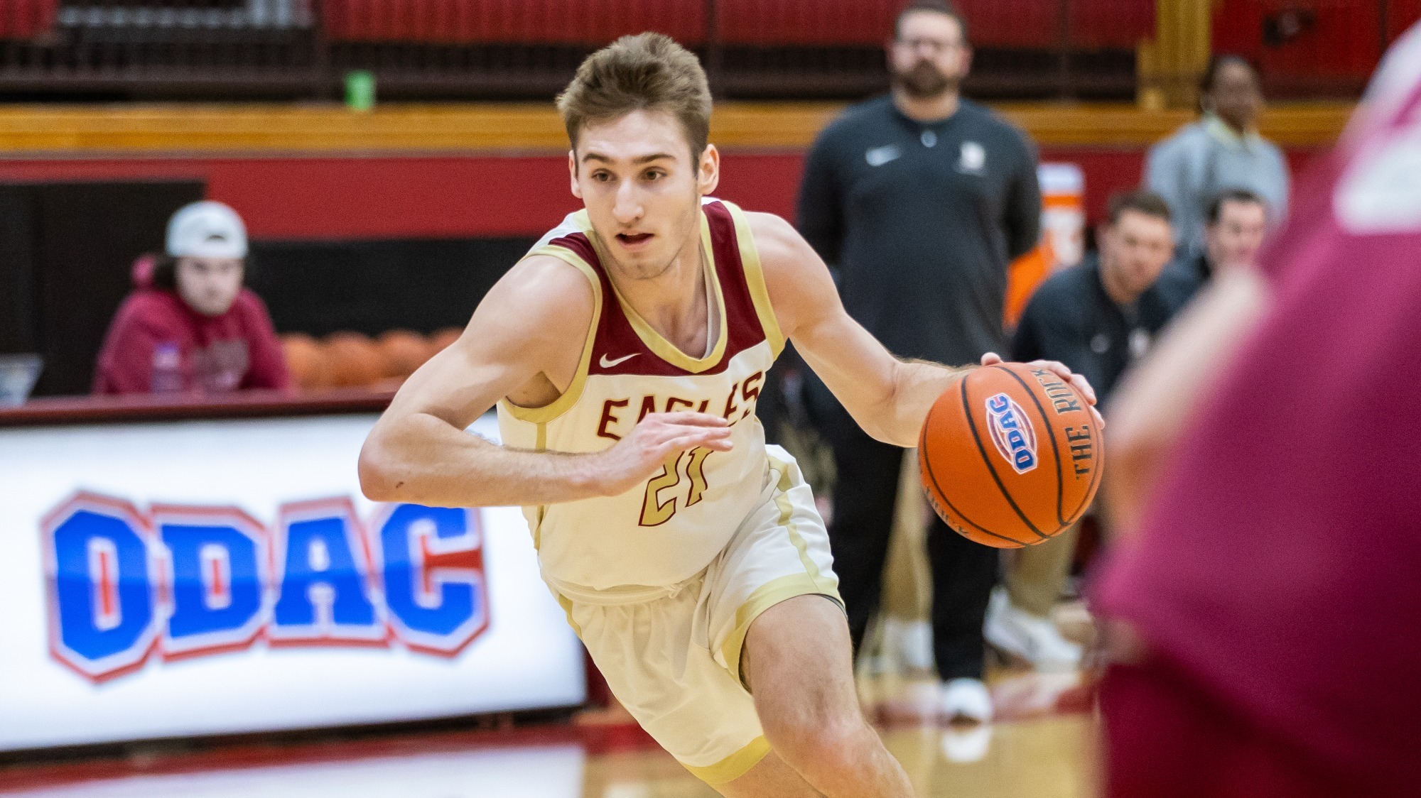 Men's Basketball Upsets No. 20 Virginia Wesleyan - Bridgewater College