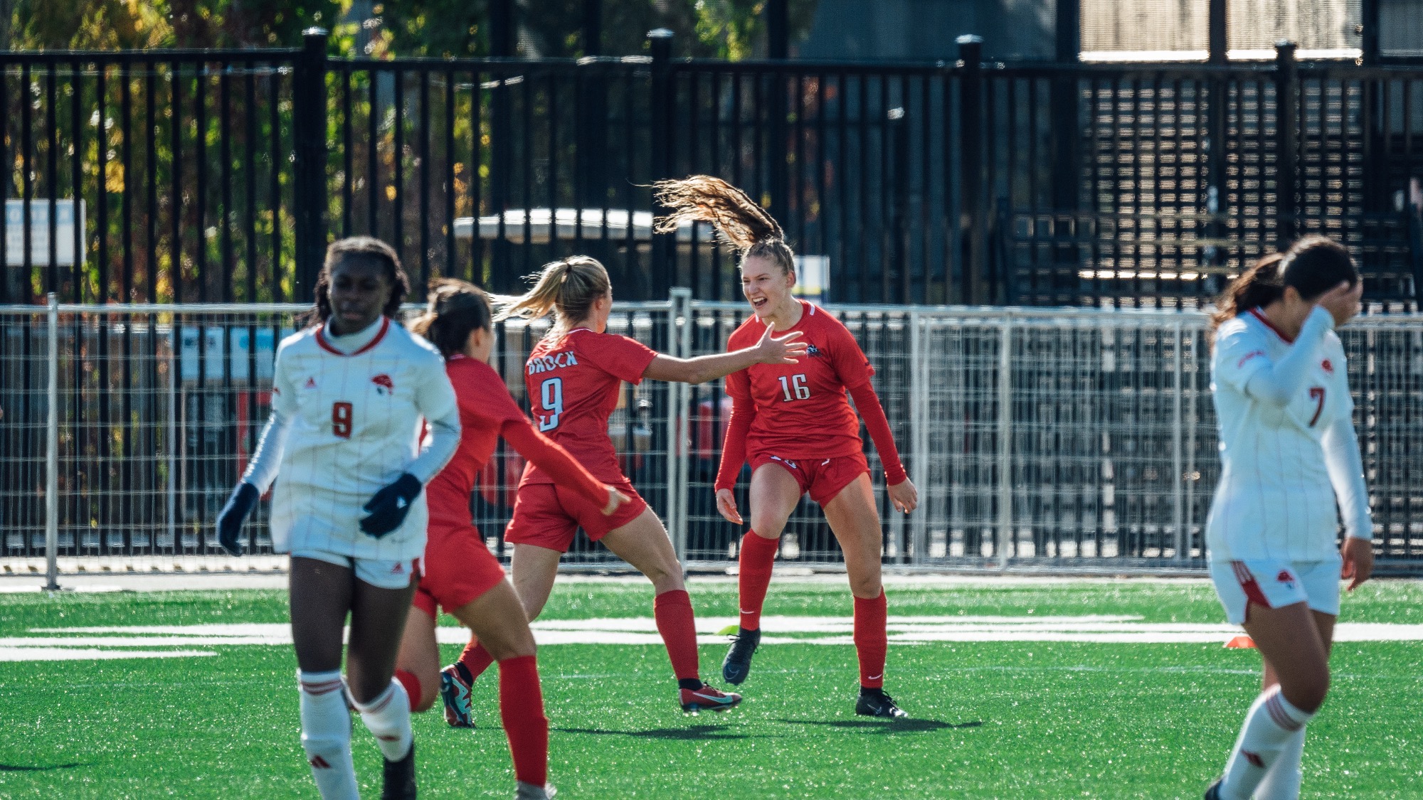 Women’s soccer clinches playoff spot with tie against Lions - Brock ...