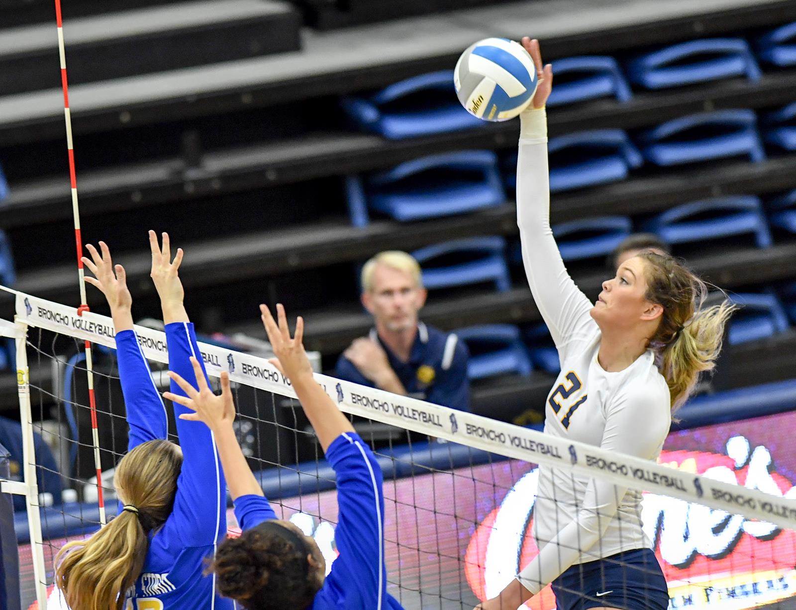 Allie Davis - Women's Volleyball - University of Central Oklahoma Athletics