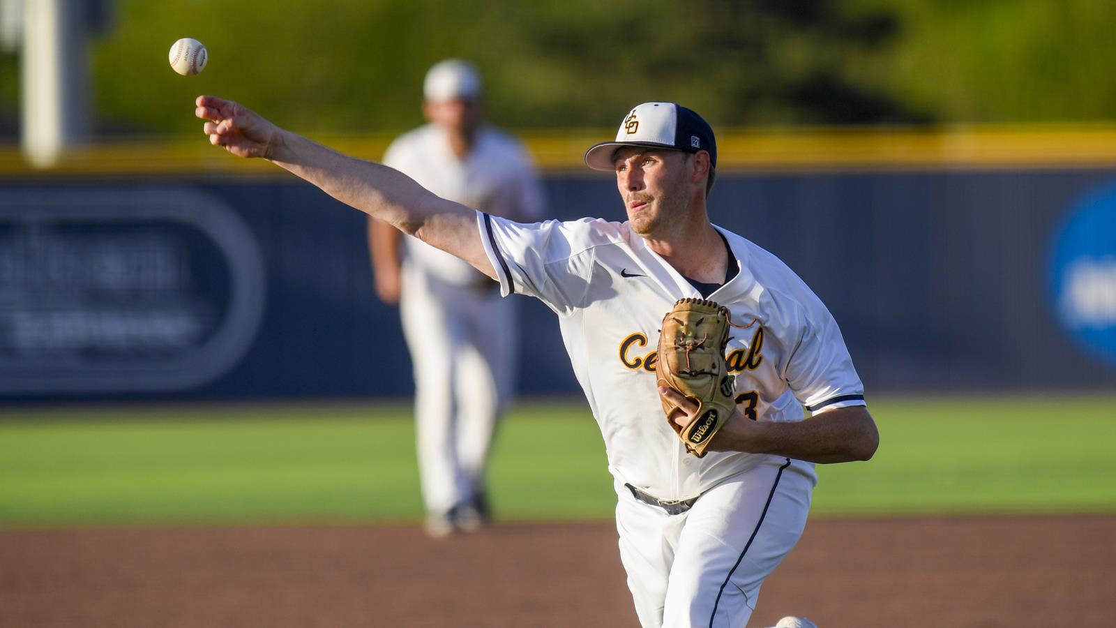 Dylan Hall - Baseball - University of Central Oklahoma Athletics