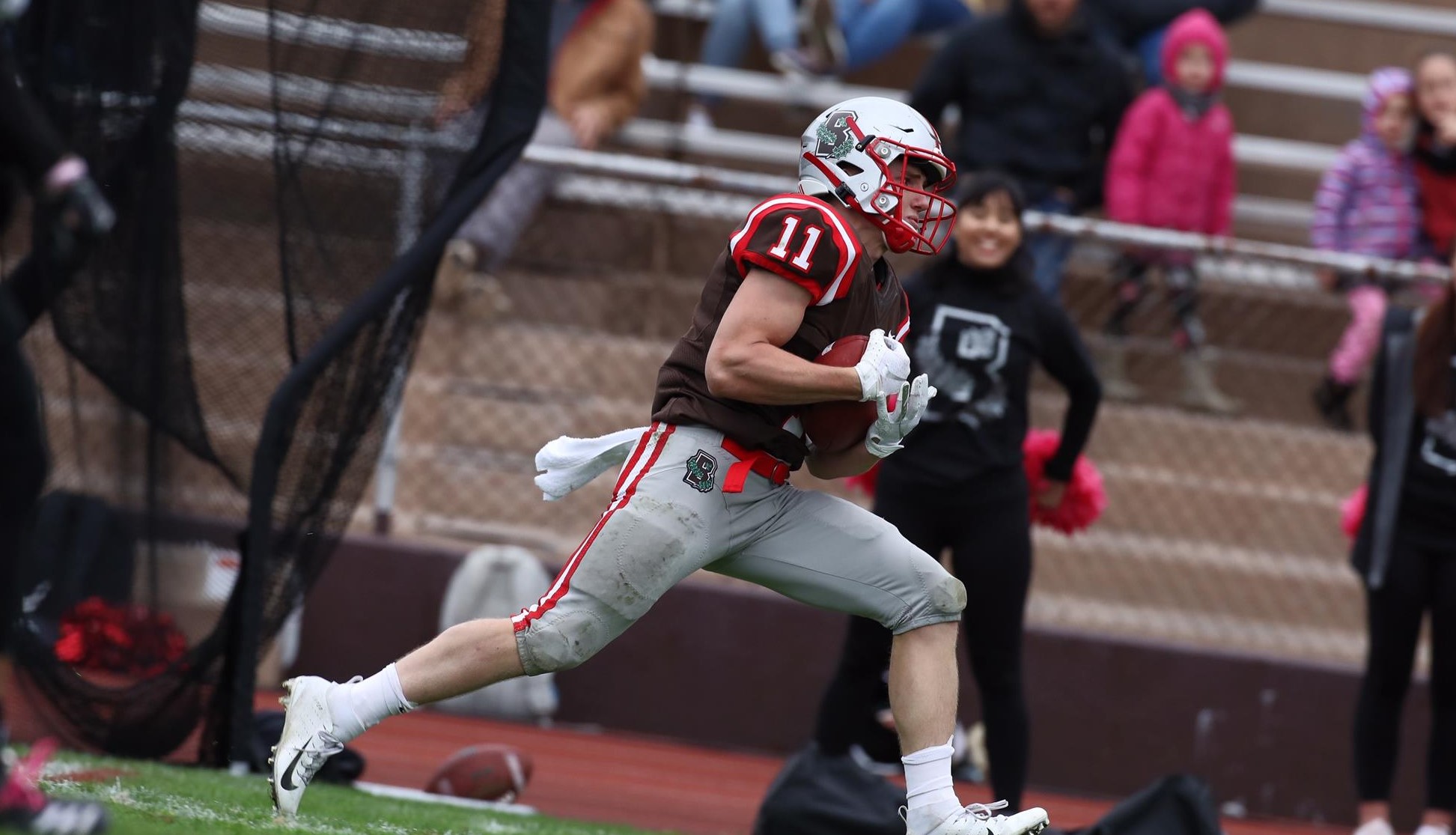 Holy Cross Outscores Brown, 47-31 - Brown University Athletics