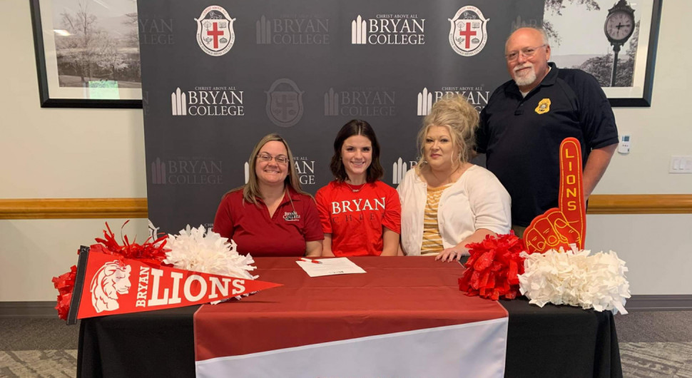 Layla Sills Signs With Bryan College Cheerleading - Bryan College
