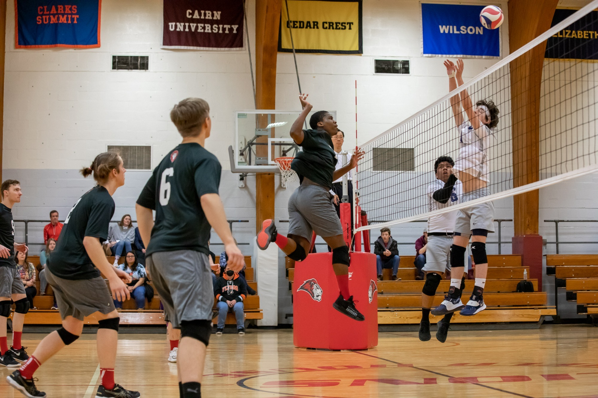 Men's Volleyball earns first win in program history - Bryn Athyn College