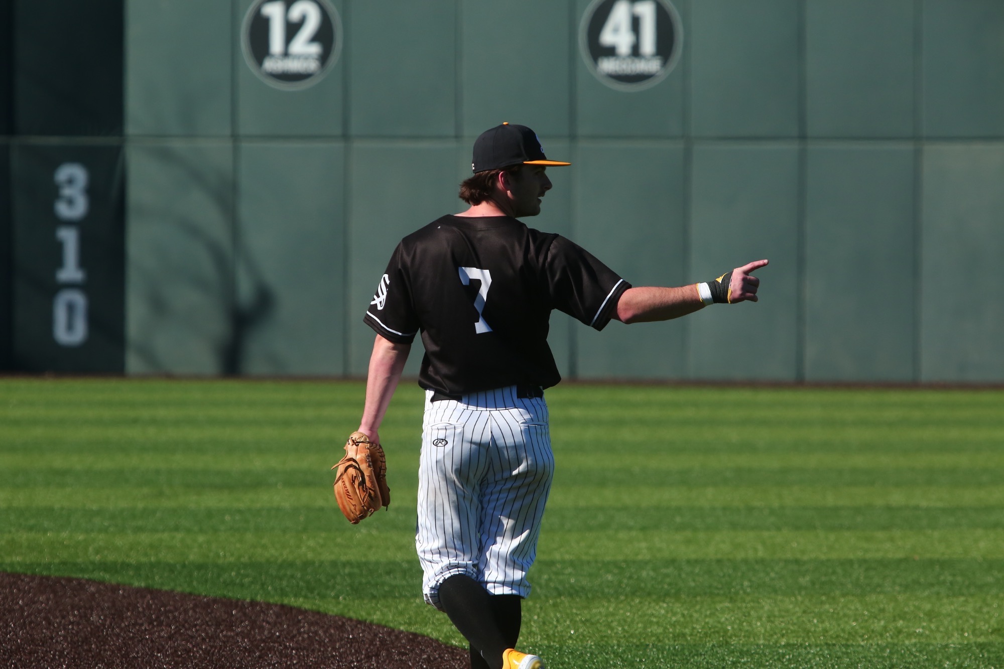 PANTHERS WIN SERIES AFTER LATE-GAME COMEBACK - Birmingham-Southern College
