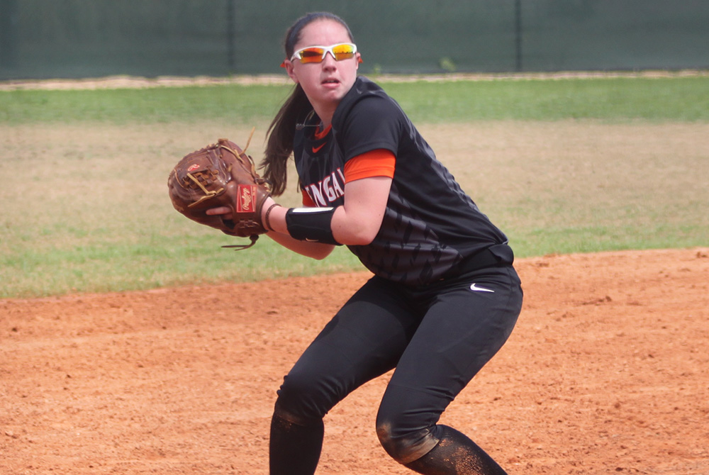 Cortland overpowers Softball in SUNYAC opening doubleheader - Buffalo ...