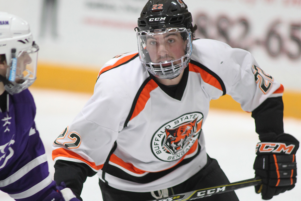 men-s-hockey-shoots-past-bryn-athyn-to-open-season-5-2-buffalo-state