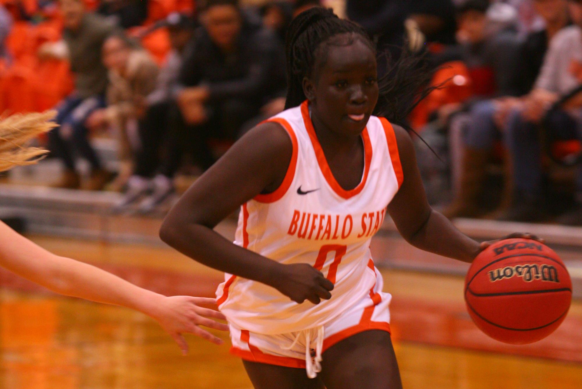 Women's Basketball Drops Contest With La Roche - Buffalo State ...
