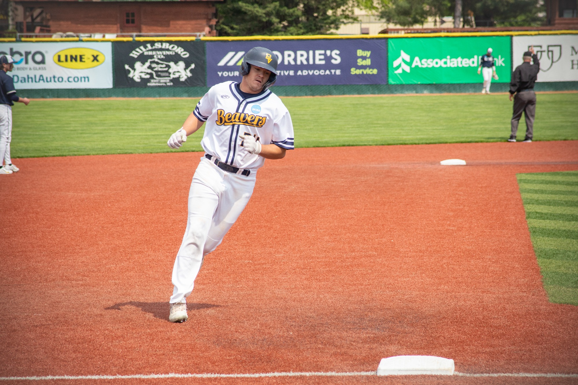 Baseball Powers its Way to 11-6 Win to begin Series with Kohawks - Buena Vista University