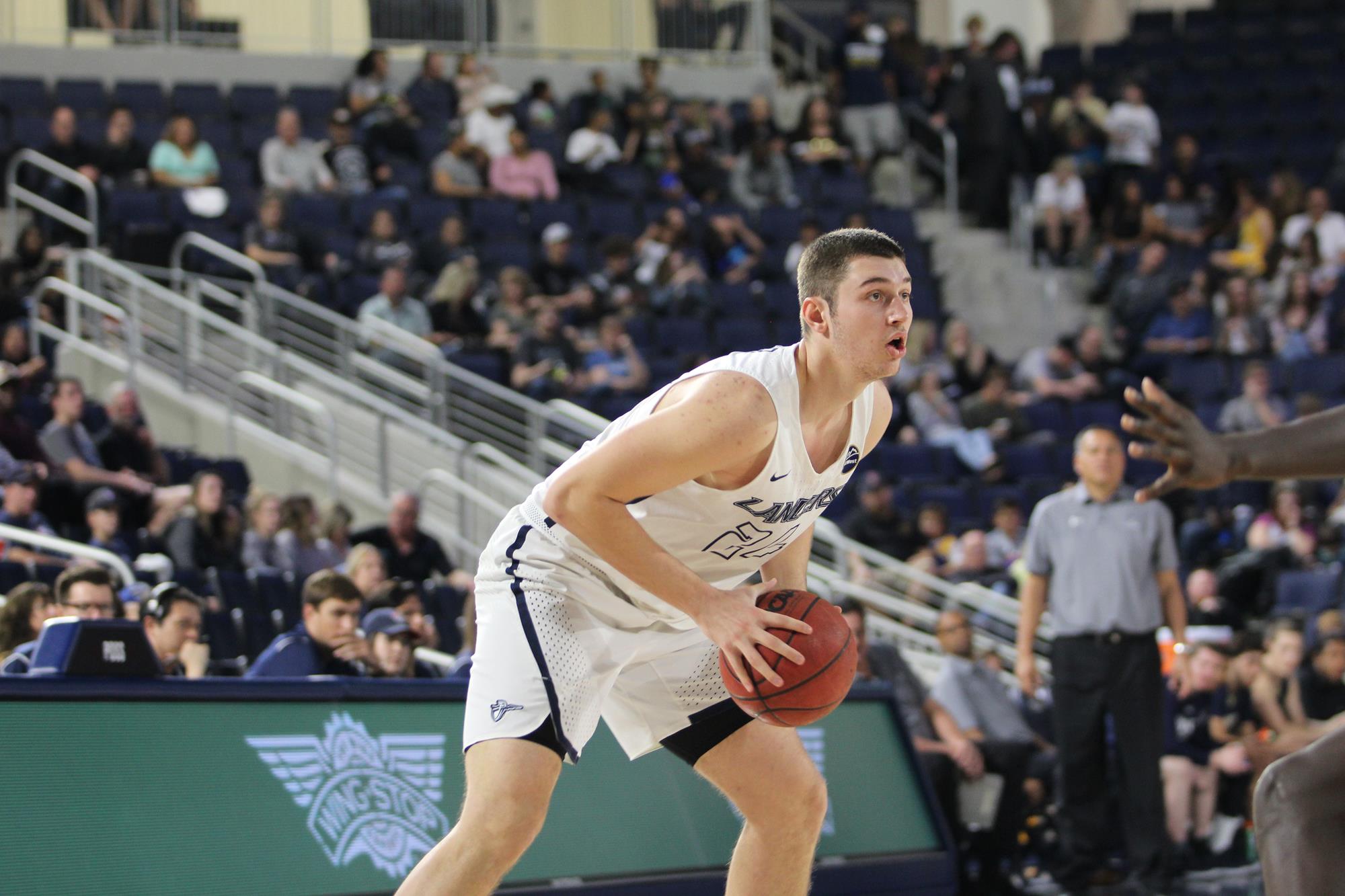 Gabe Taylor - Men's Basketball - CBU Athletics
