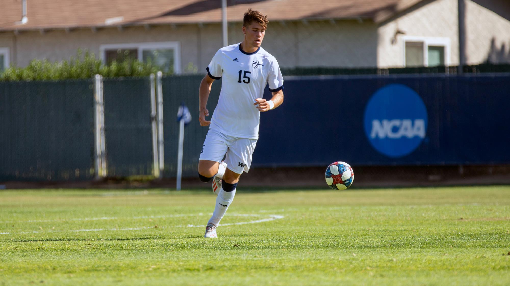 Tim Bernhardsson - Men's Soccer - CBU Athletics