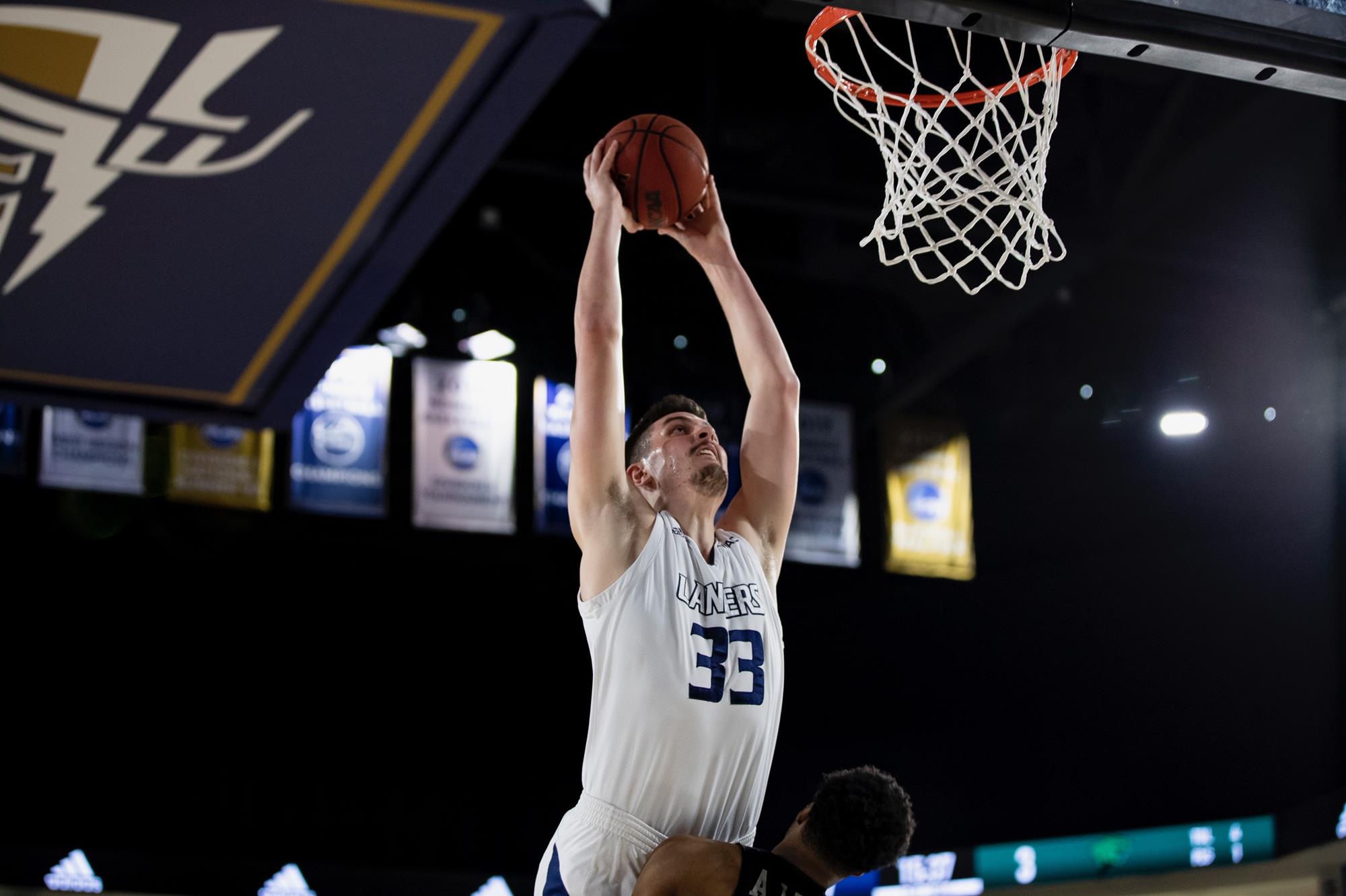 Zach Pirog - Men's Basketball - CBU Athletics