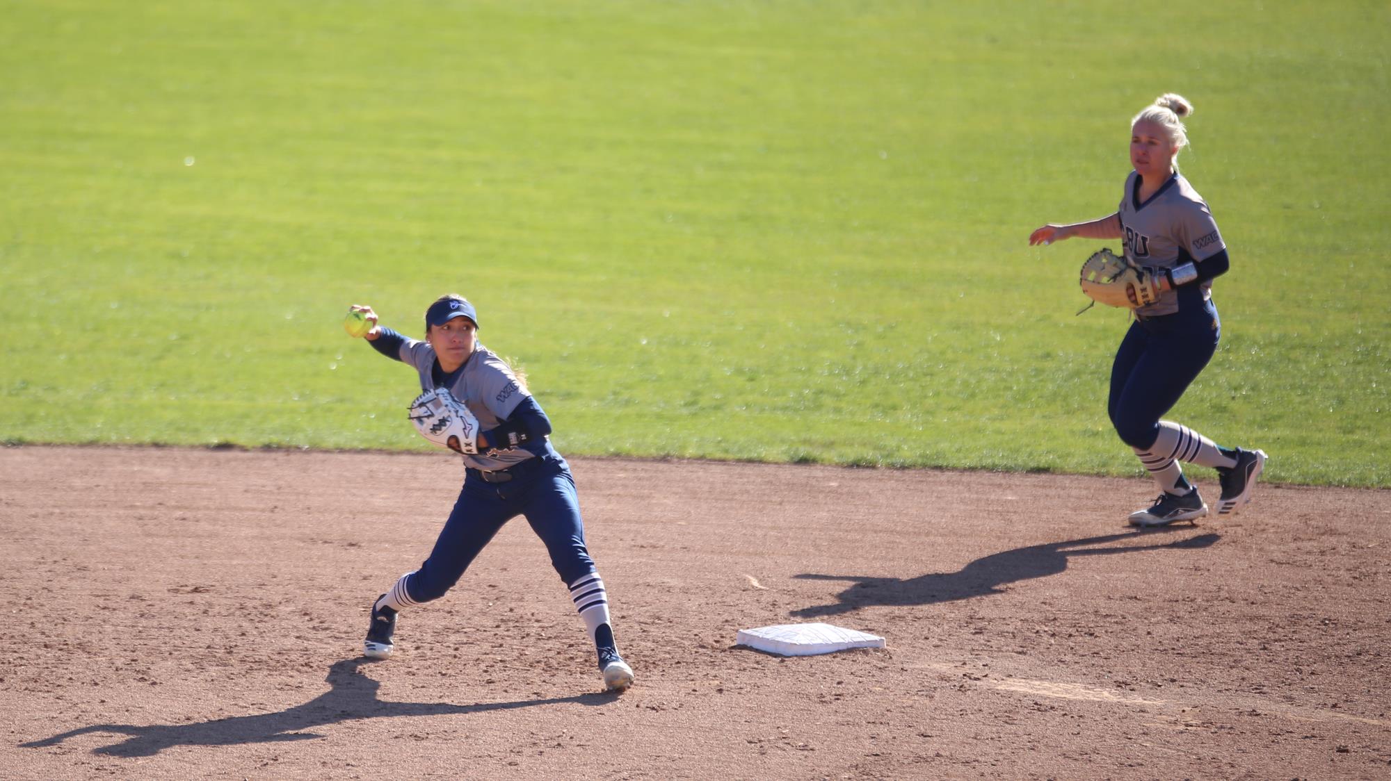Abby Robertson - Softball - CBU Athletics